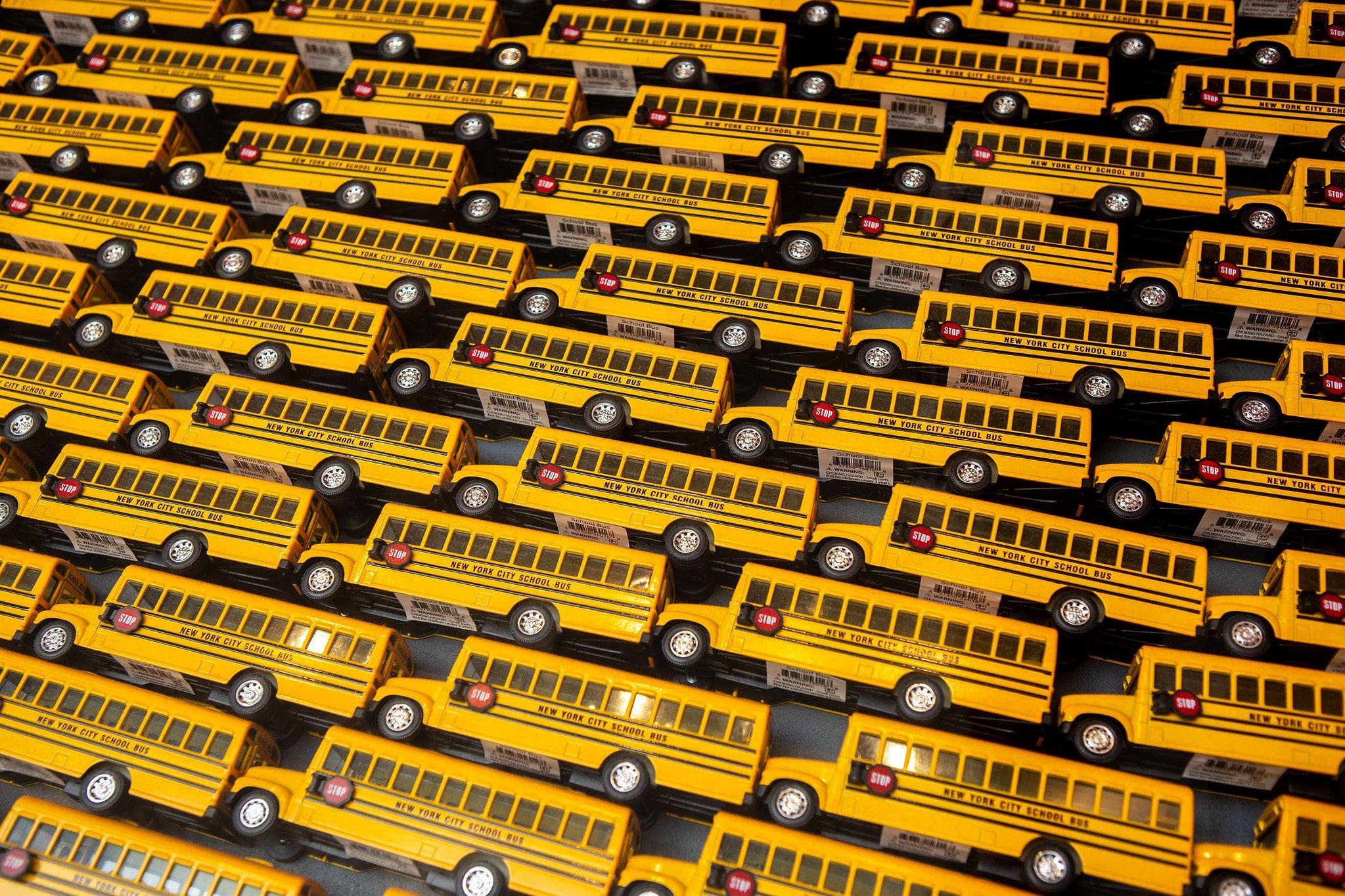 Buses Wallpapers - Top Free Buses Backgrounds - WallpaperAccess