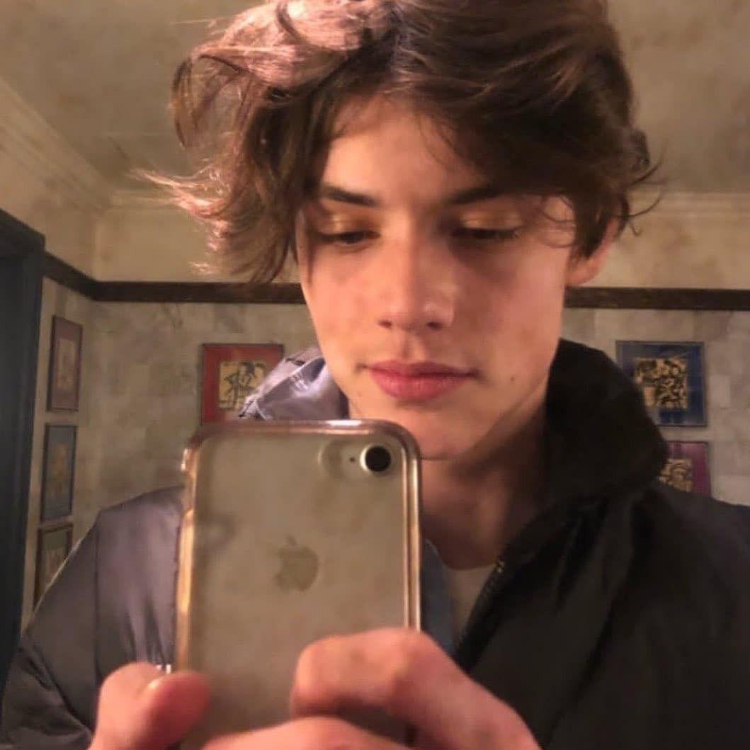 Louis Partridge Wallpapers - Top Free Louis Partridge Backgrounds ...