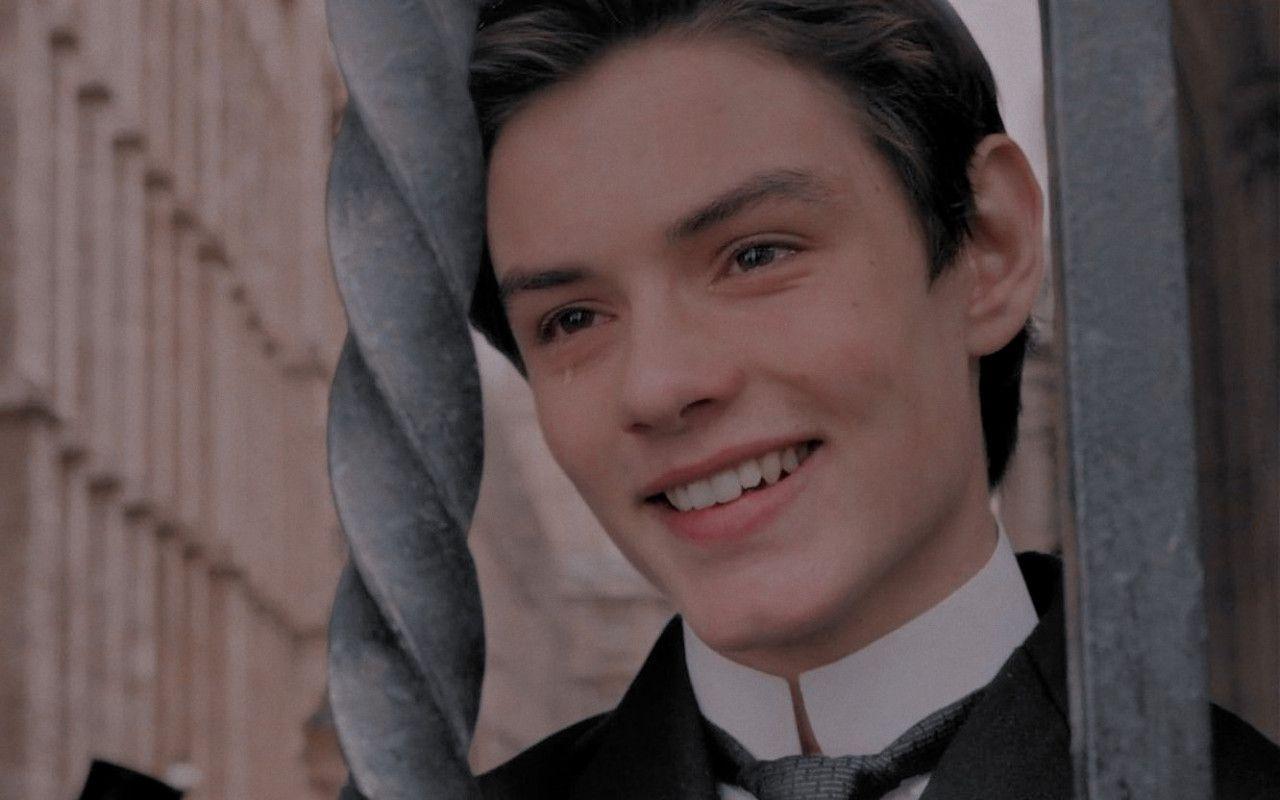 Louis Partridge Wallpapers - Top Free Louis Partridge Backgrounds ...