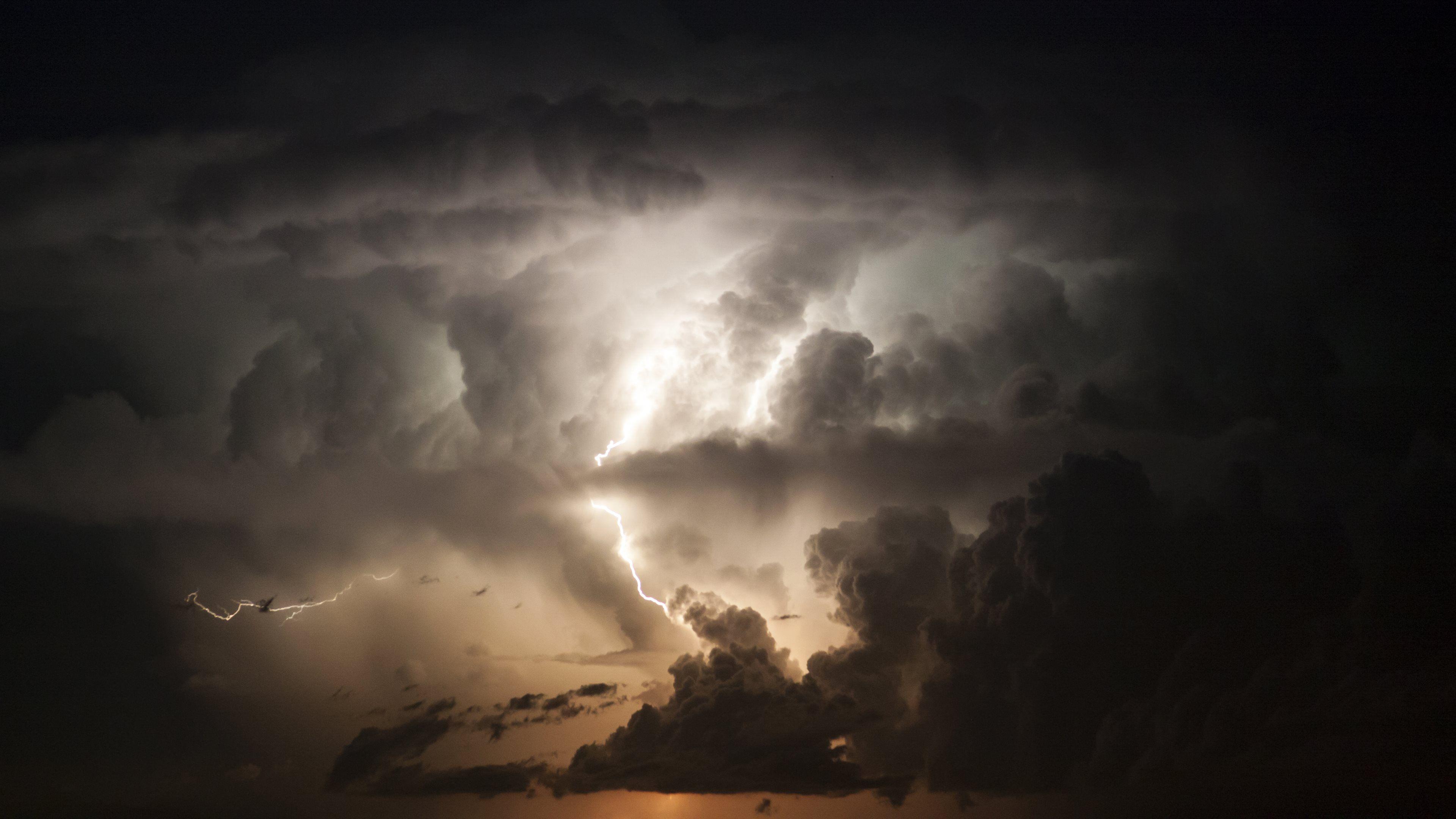 4K Ultra HD Lightning Phone Wallpapers - Top Free 4K Ultra HD Lightning ...