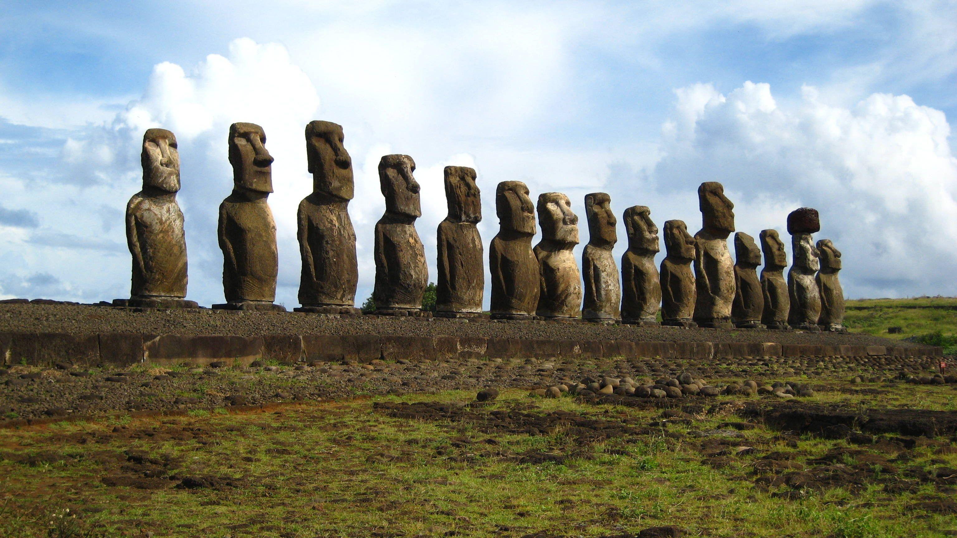 Moai Wallpapers - Top Free Moai Backgrounds - WallpaperAccess