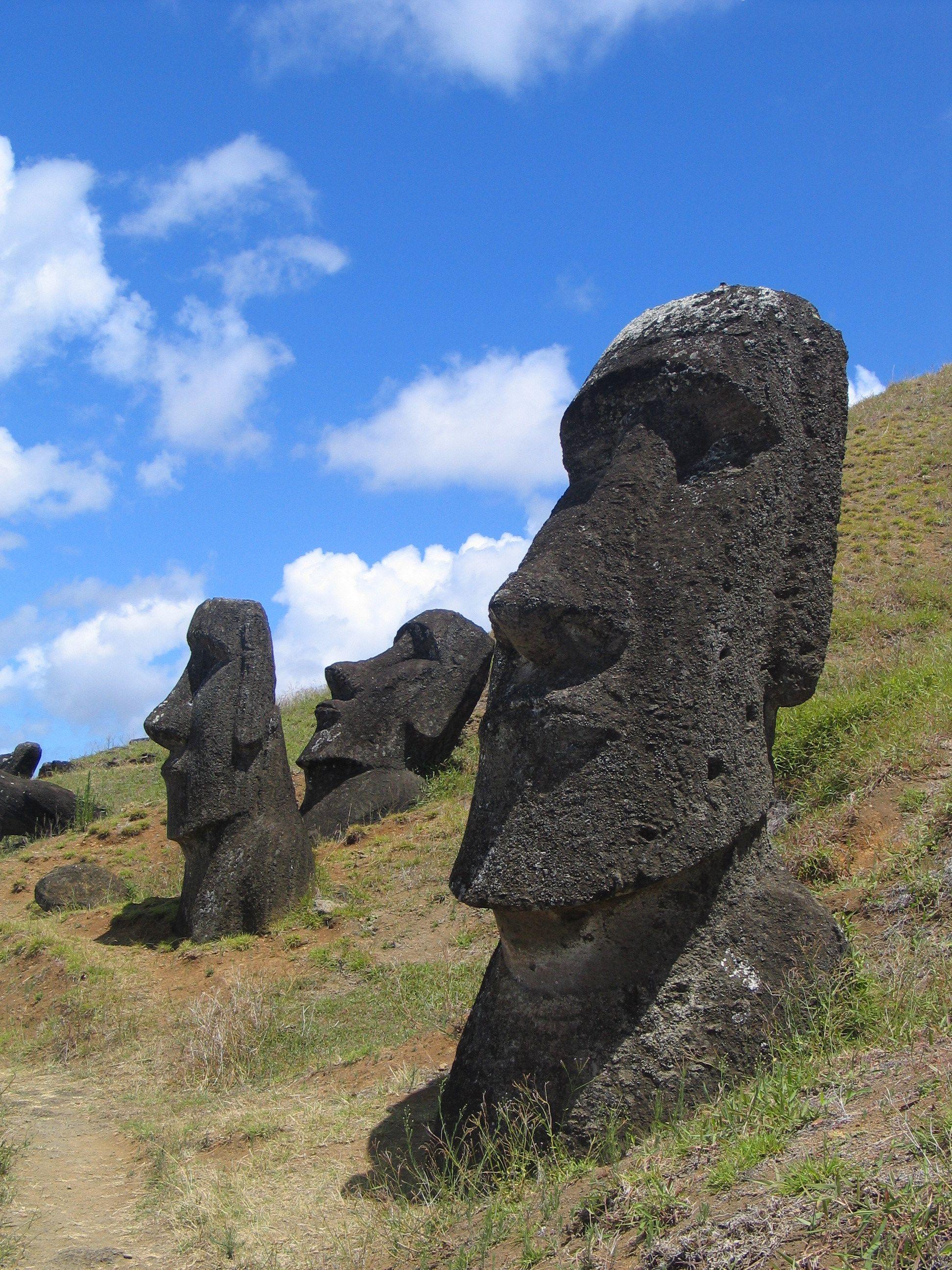 Moai Wallpapers - Top Free Moai Backgrounds - WallpaperAccess
