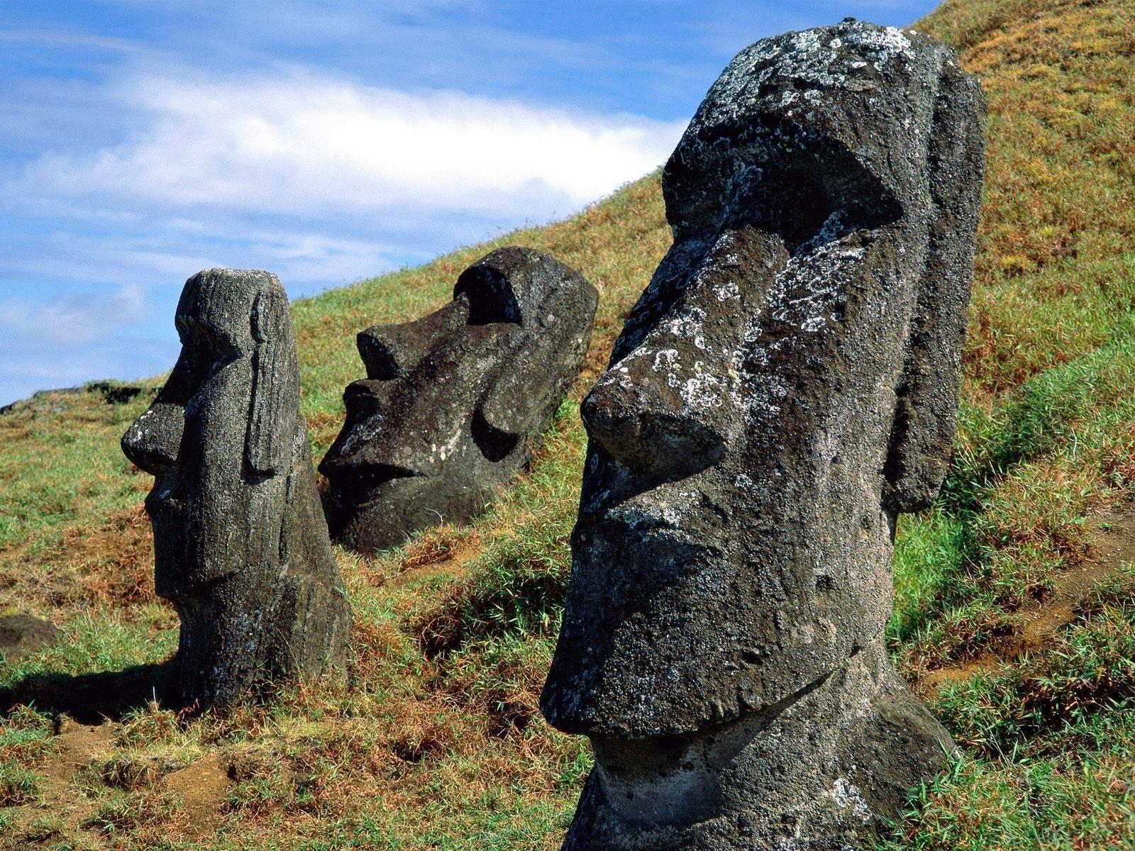 Moai Wallpapers - Top Free Moai Backgrounds - WallpaperAccess