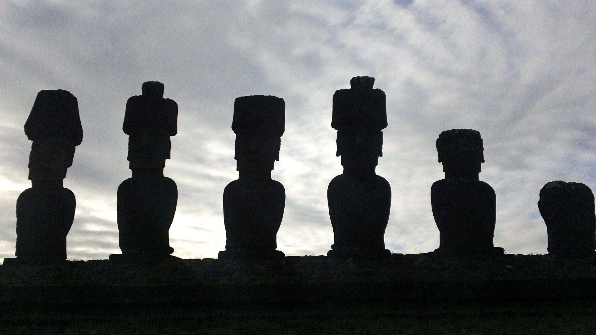 Moai Wallpapers - Top Free Moai Backgrounds - WallpaperAccess