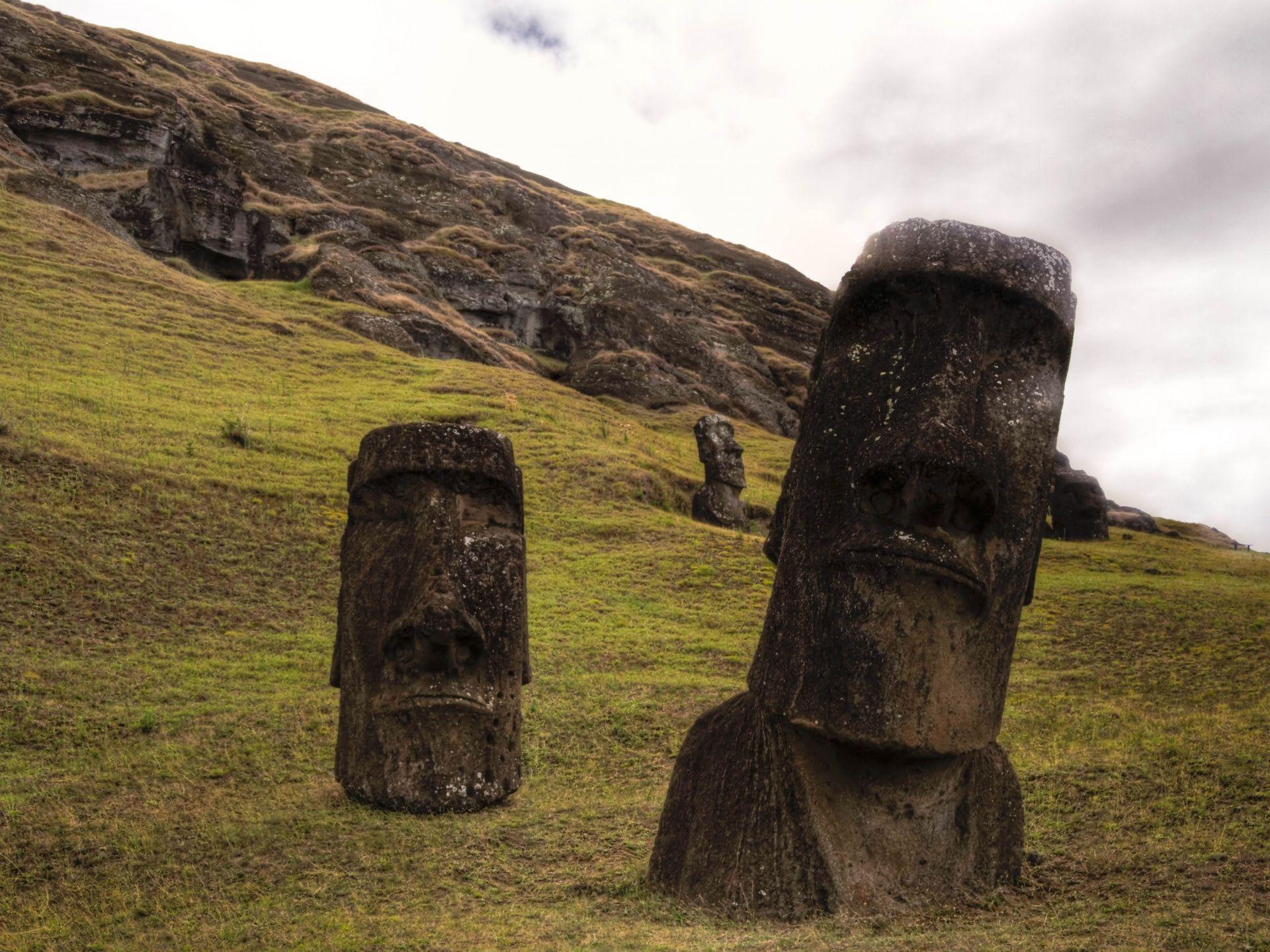 Moai Wallpapers - Top Free Moai Backgrounds - WallpaperAccess