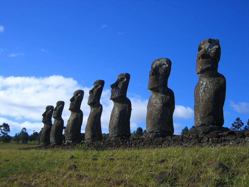 Moai Wallpapers - Top Free Moai Backgrounds - WallpaperAccess