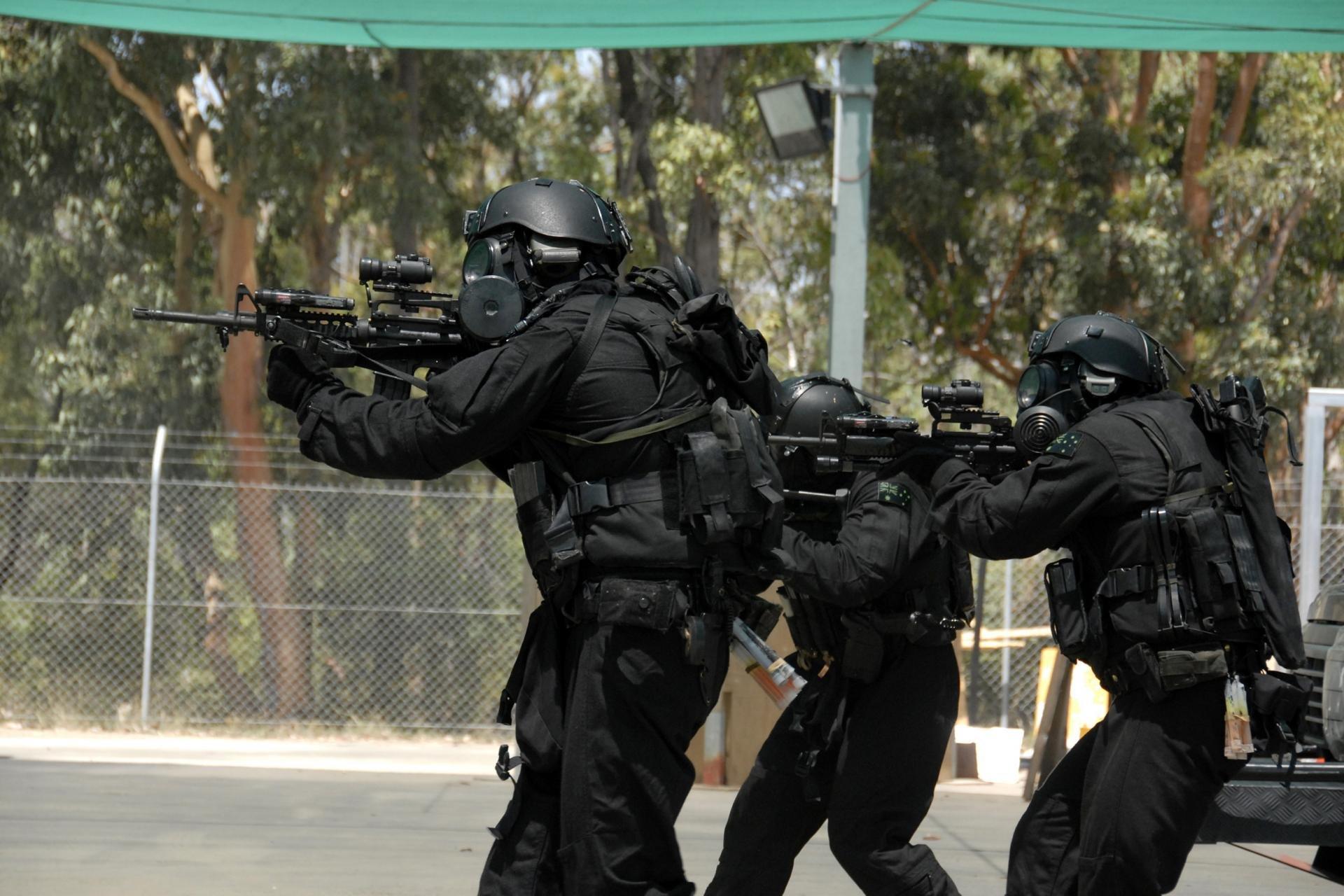 Swat HD Wallpapers - Top Free Swat HD Backgrounds - WallpaperAccess
