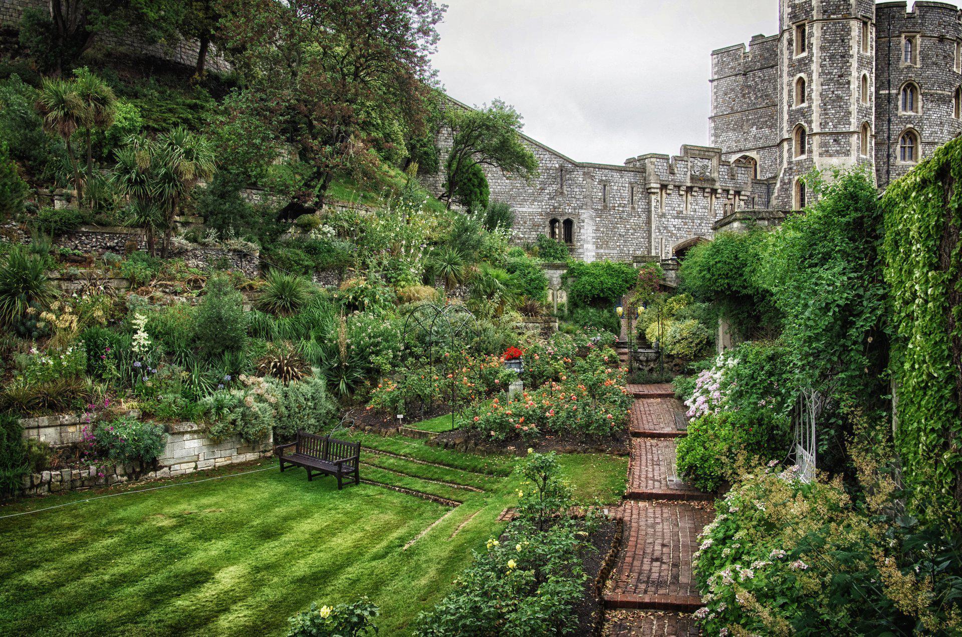 Castle Garden Wallpapers - Top Free Castle Garden Backgrounds ...