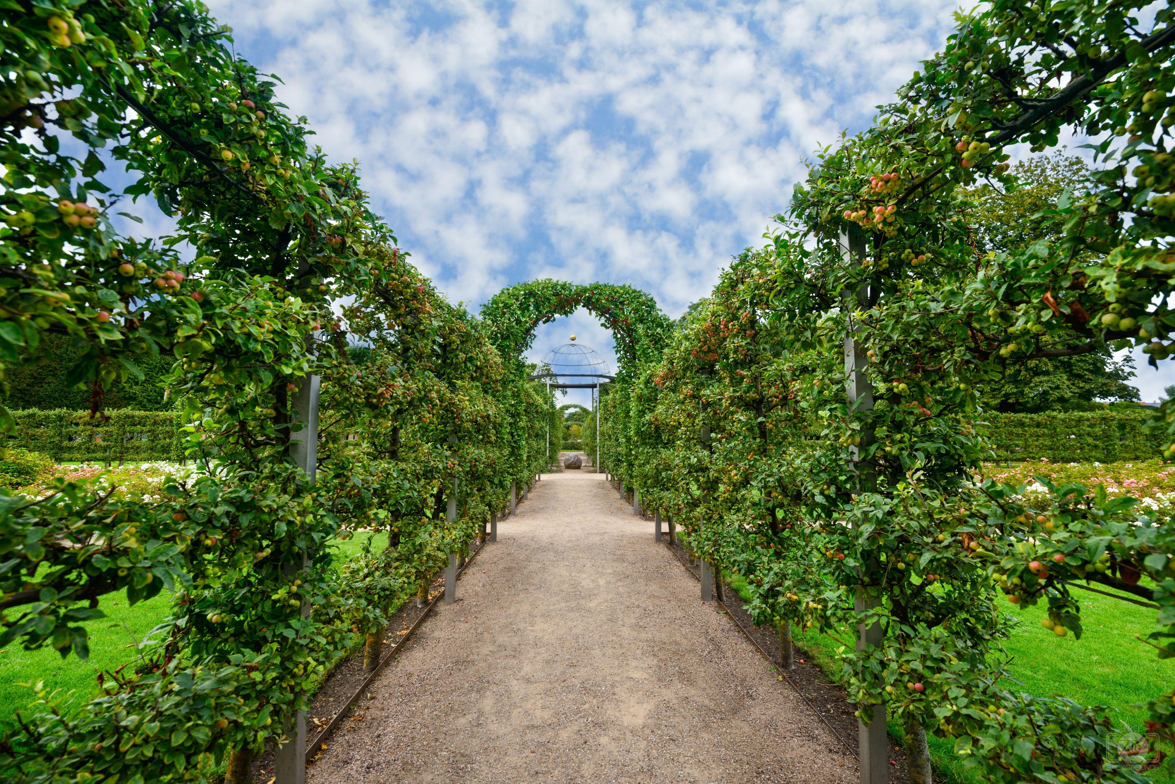 Castle Garden Wallpapers - Top Free Castle Garden Backgrounds ...