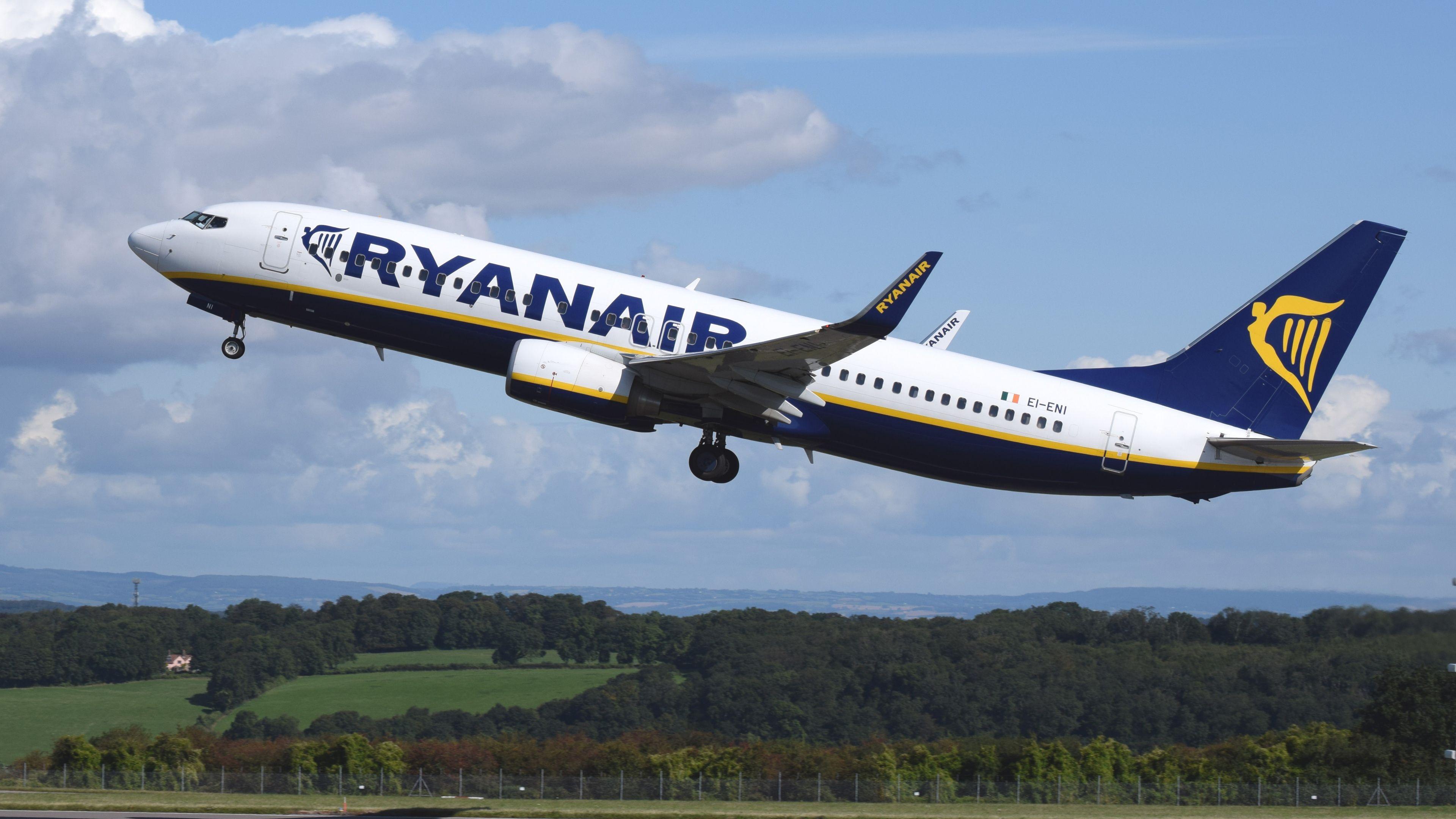 Ryanair Wallpapers - Top Free Ryanair Backgrounds - WallpaperAccess