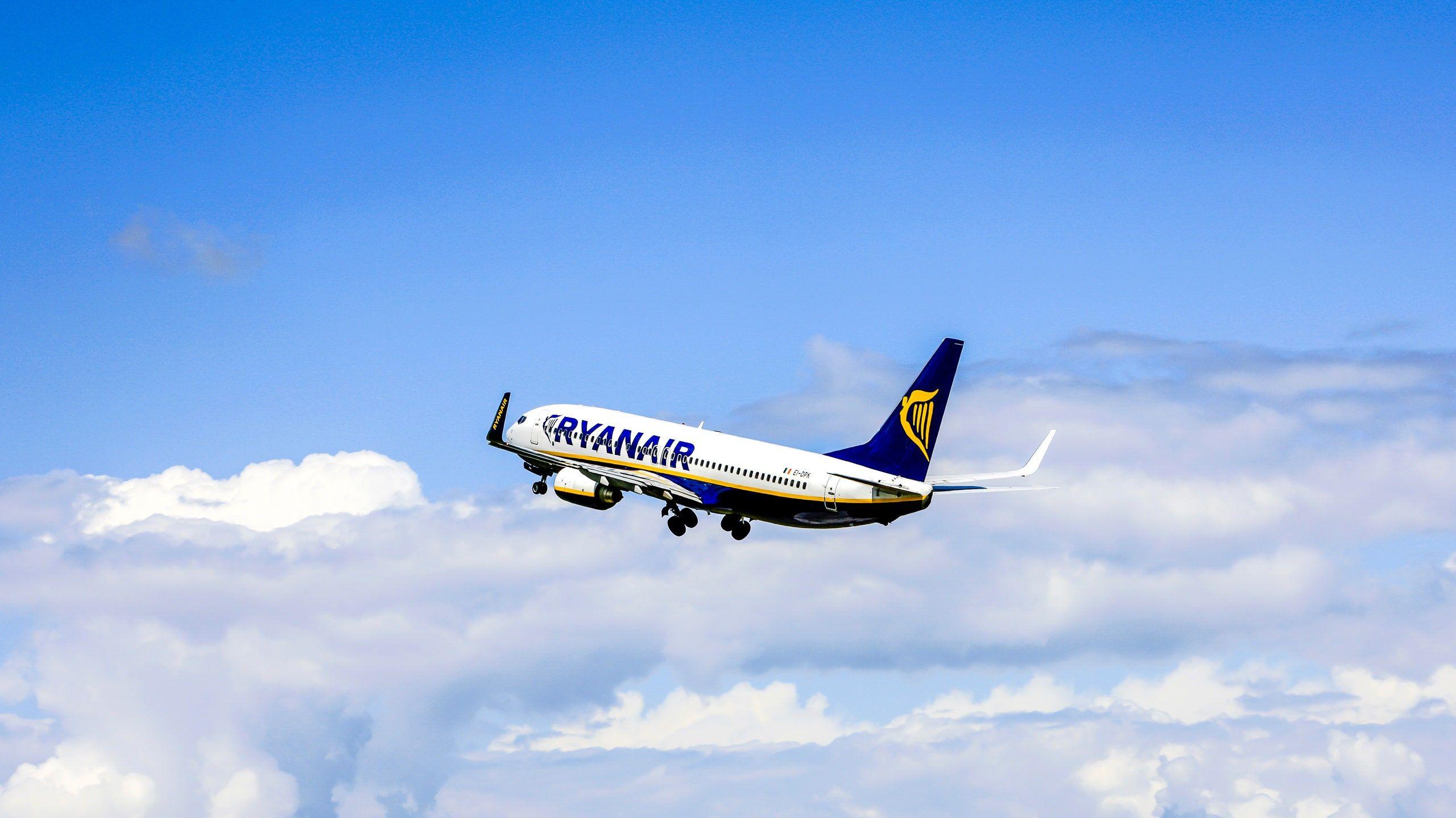 Ryanair Wallpapers - Top Free Ryanair Backgrounds - WallpaperAccess