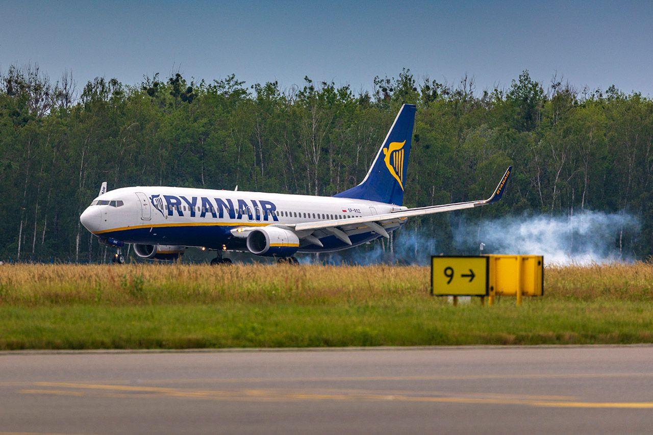 Ryanair Wallpapers - Top Free Ryanair Backgrounds - WallpaperAccess