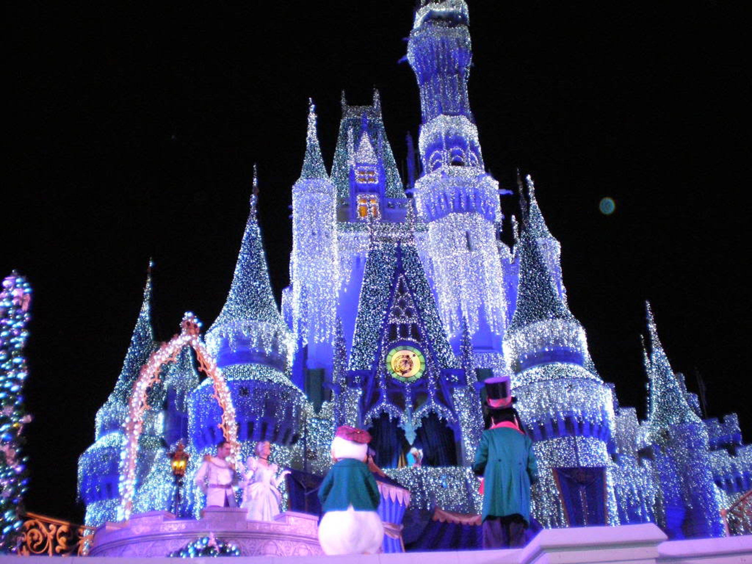 Disney Castle Winter Wallpapers - Top Free Disney Castle Winter ...