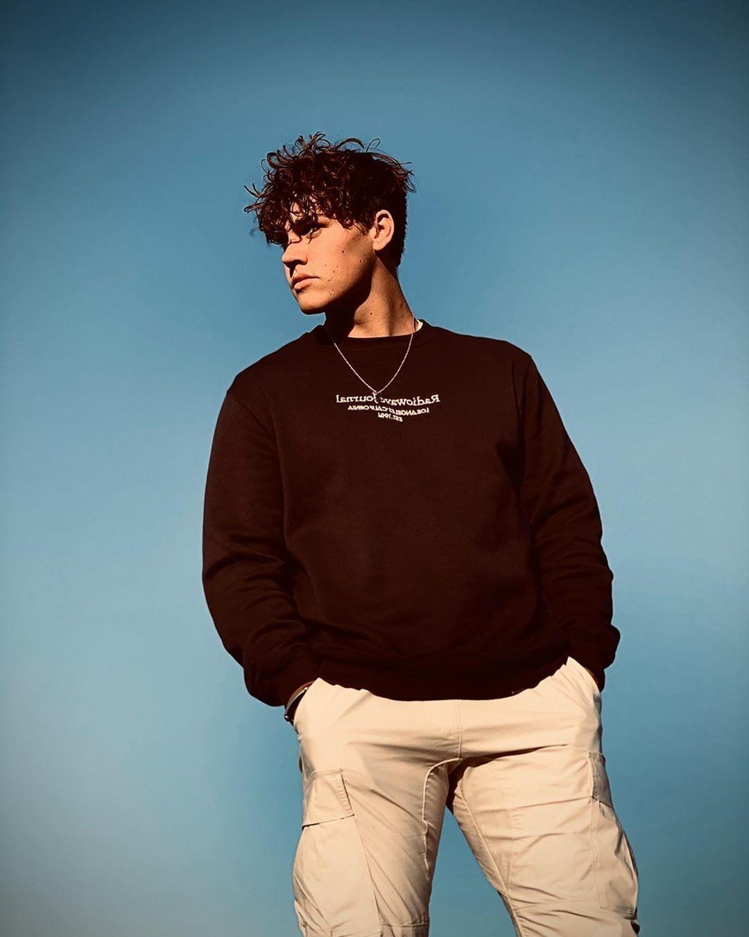 Noah Beck Wallpapers - Top Free Noah Beck Backgrounds - WallpaperAccess