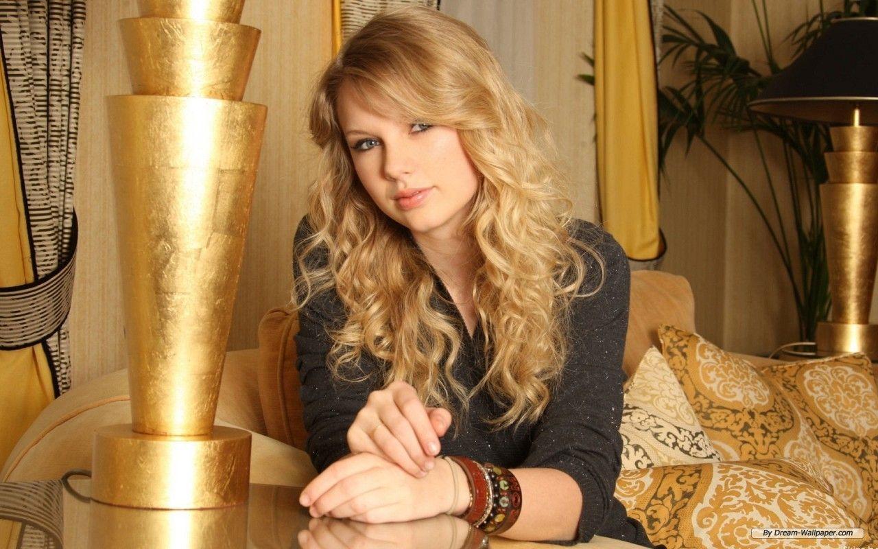 Famous Singers Wallpapers - Top Free Famous Singers Backgrounds ...