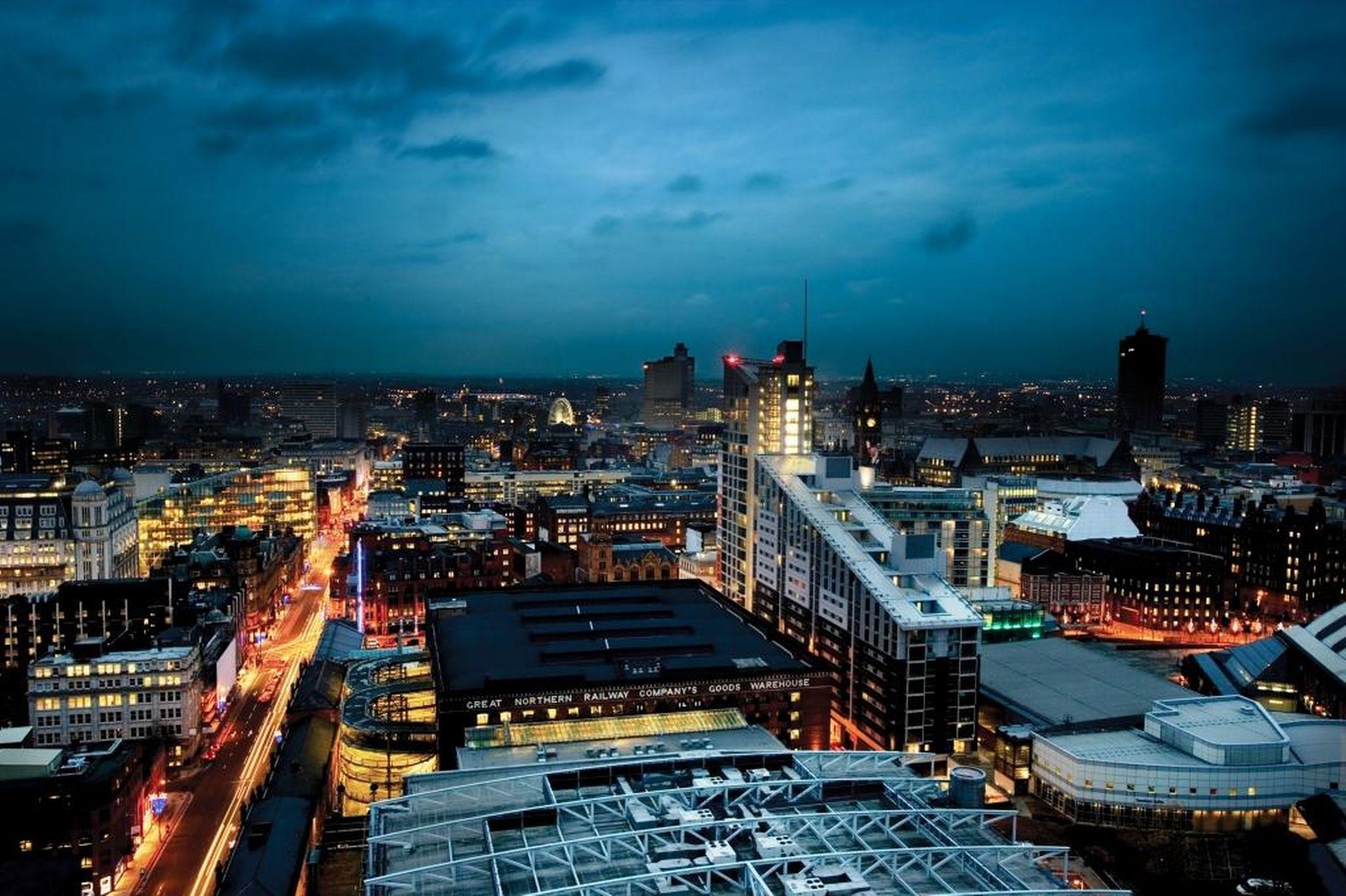 Manchester Skyline Wallpapers - Top Free Manchester Skyline Backgrounds ...
