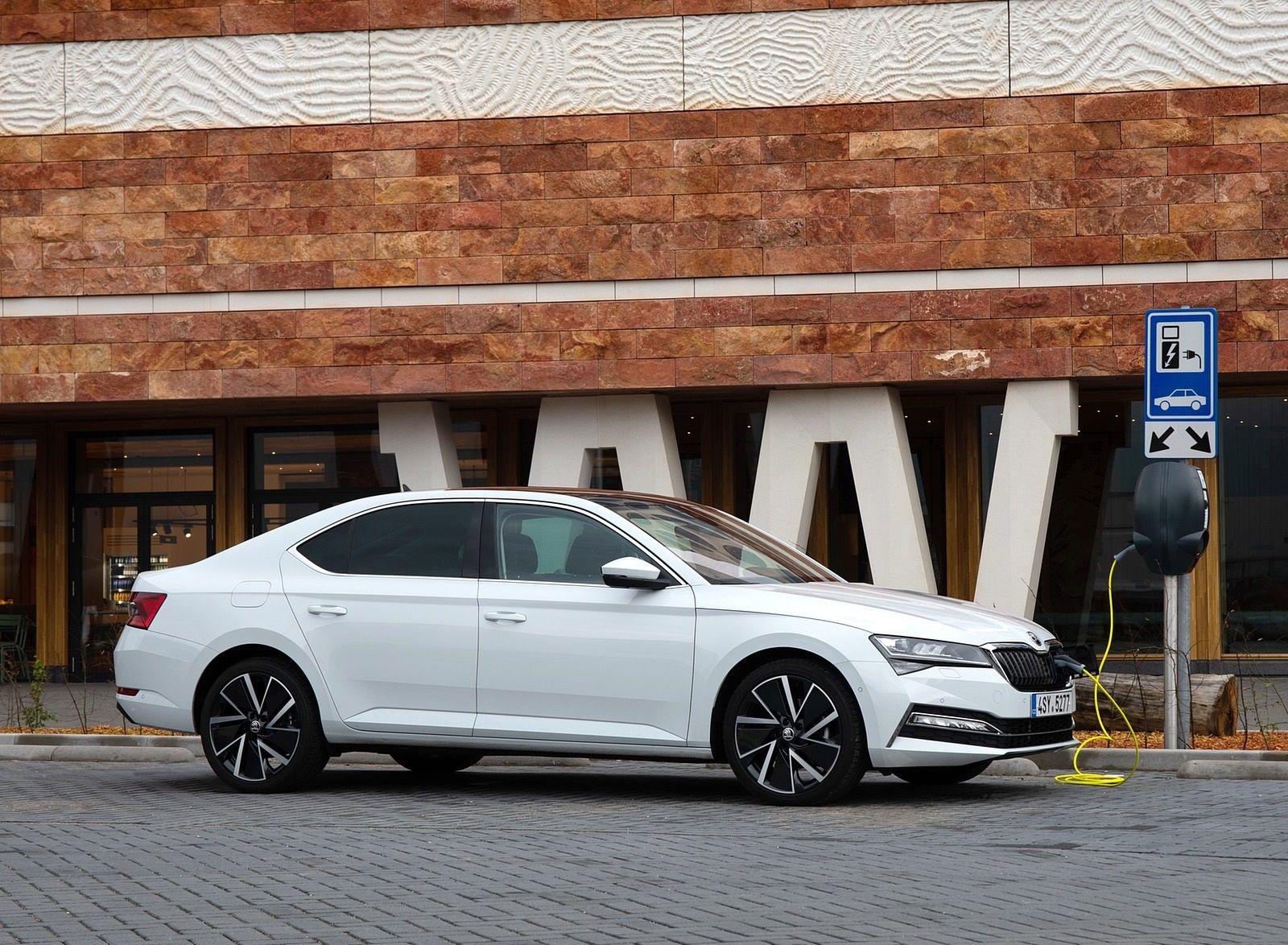 Charging Wallpapers - Top Free Charging Backgrounds - WallpaperAccess