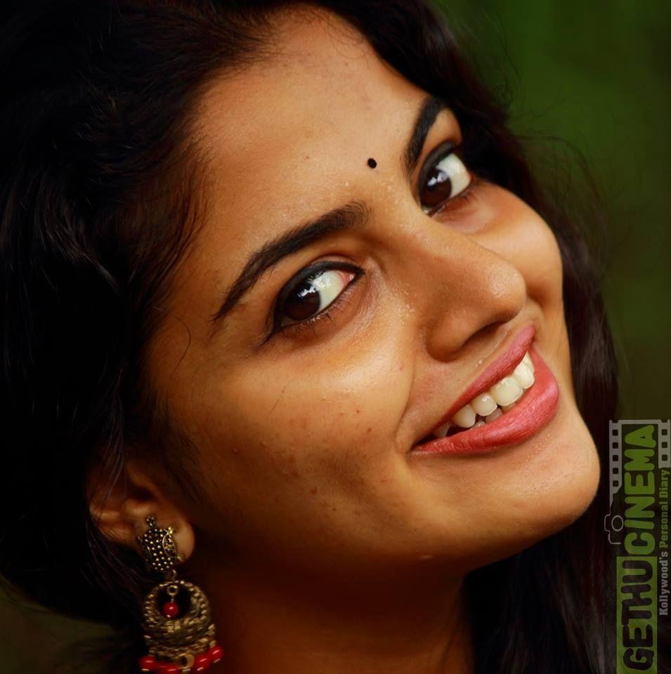 Nikhila Vimal Wallpapers - Top Free Nikhila Vimal Backgrounds ...