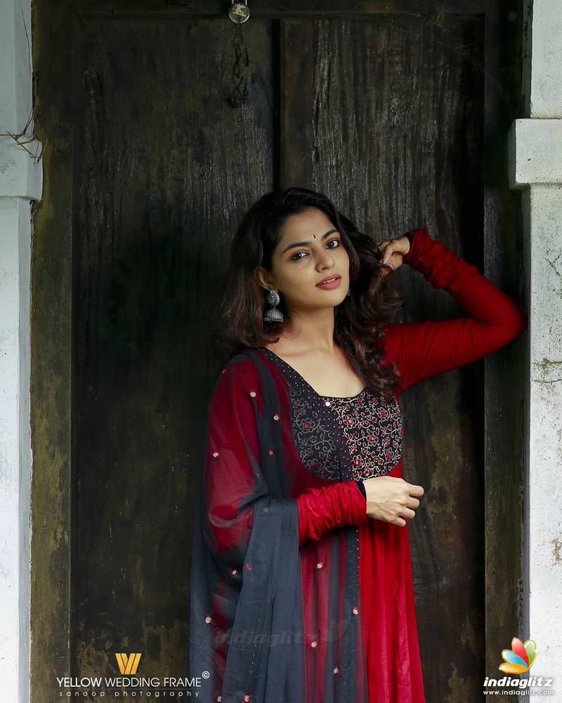 Nikhila Vimal Wallpapers - Top Free Nikhila Vimal Backgrounds ...