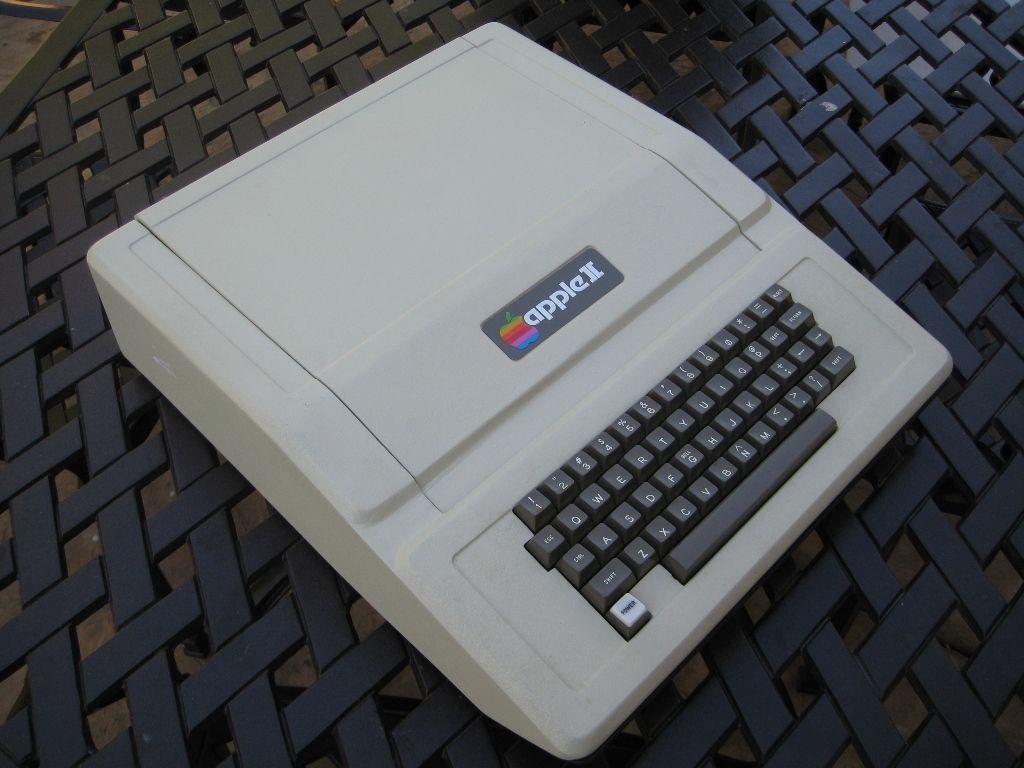 Apple 2 Wallpapers - Top Free Apple 2 Backgrounds - WallpaperAccess