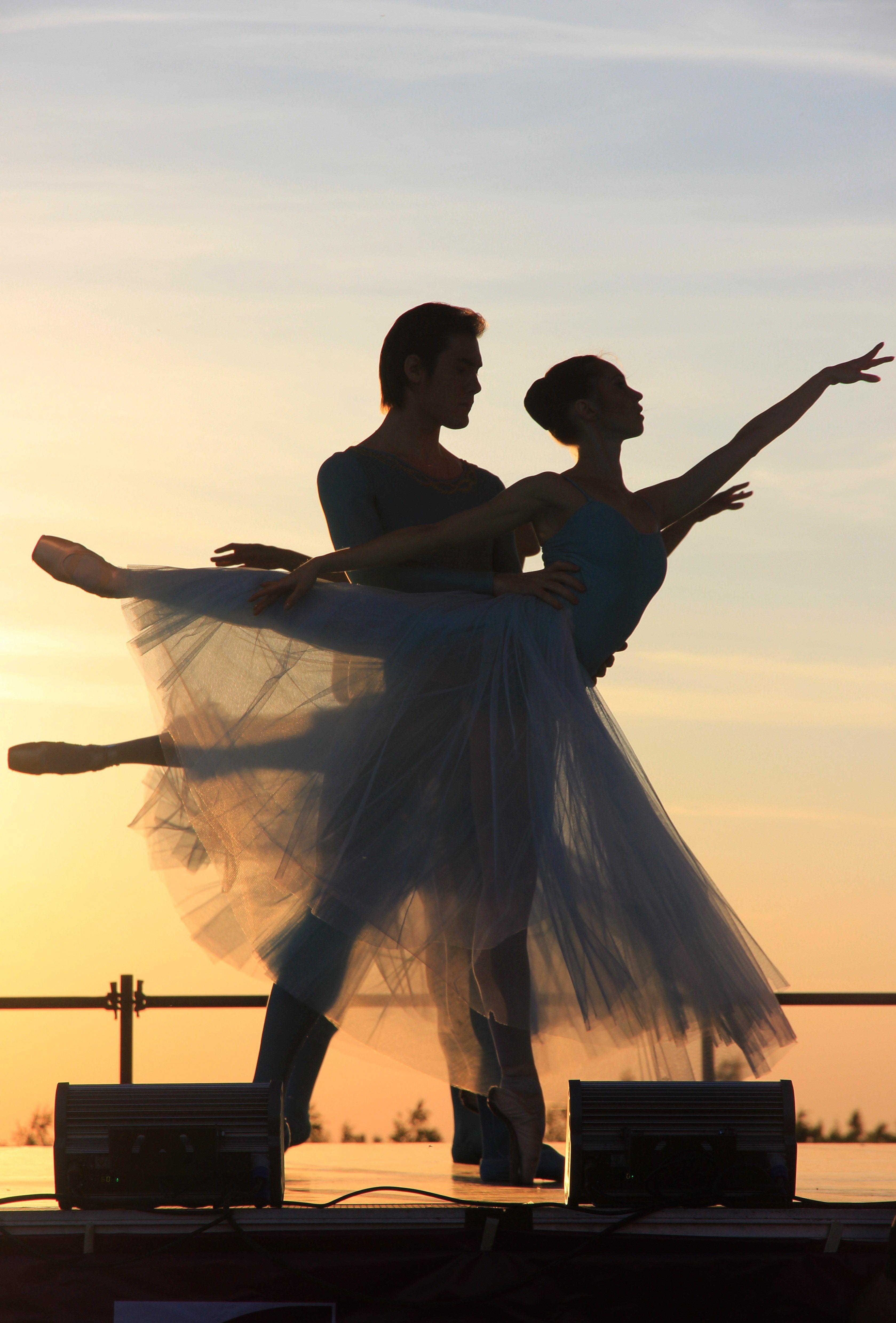 Dancing Couple Wallpapers - Top Free Dancing Couple Backgrounds ...