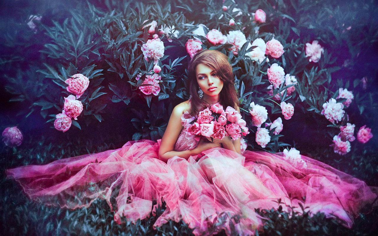 Pink Woman Wallpapers - Top Free Pink Woman Backgrounds - WallpaperAccess