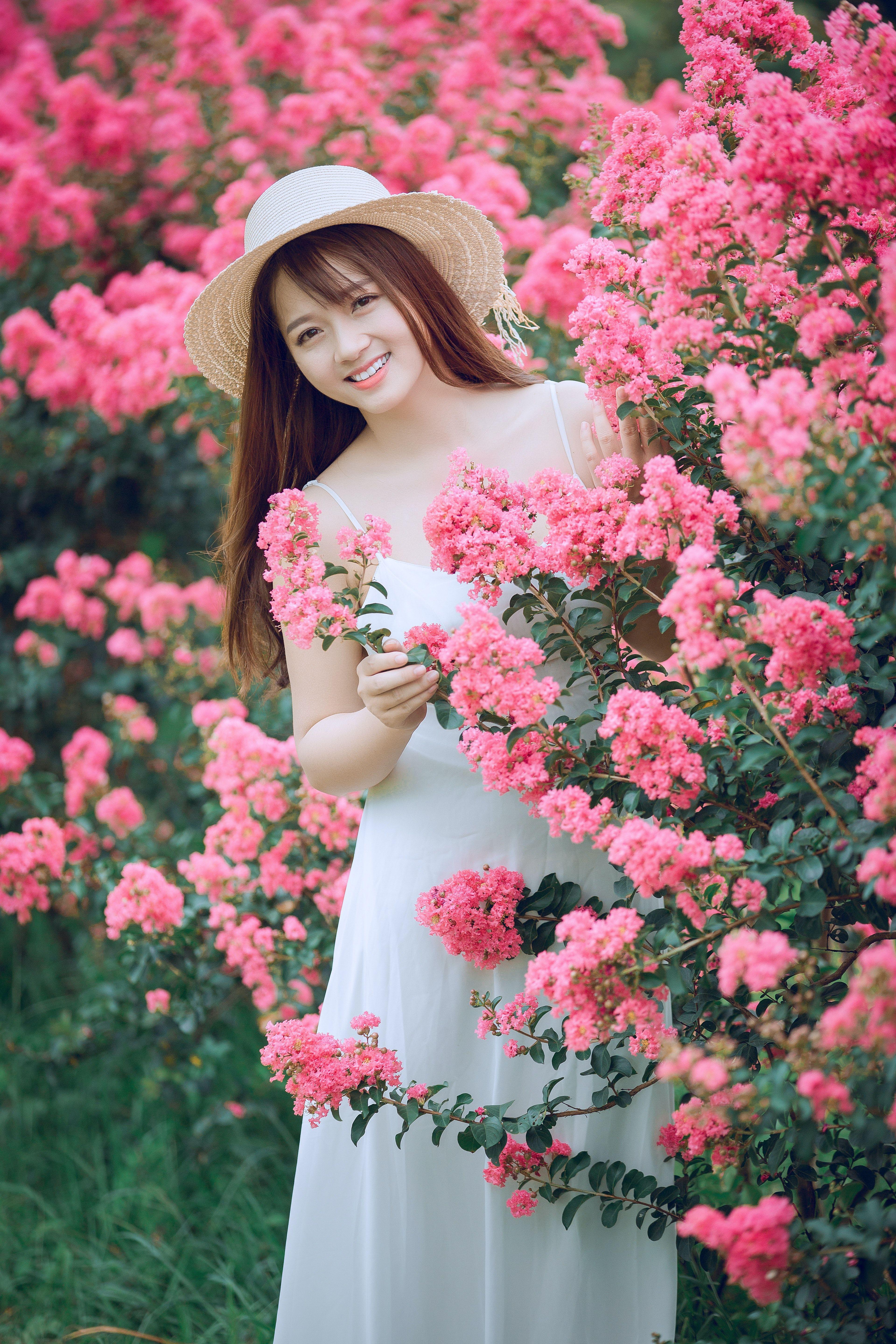 Pink Woman Wallpapers - Top Free Pink Woman Backgrounds - WallpaperAccess