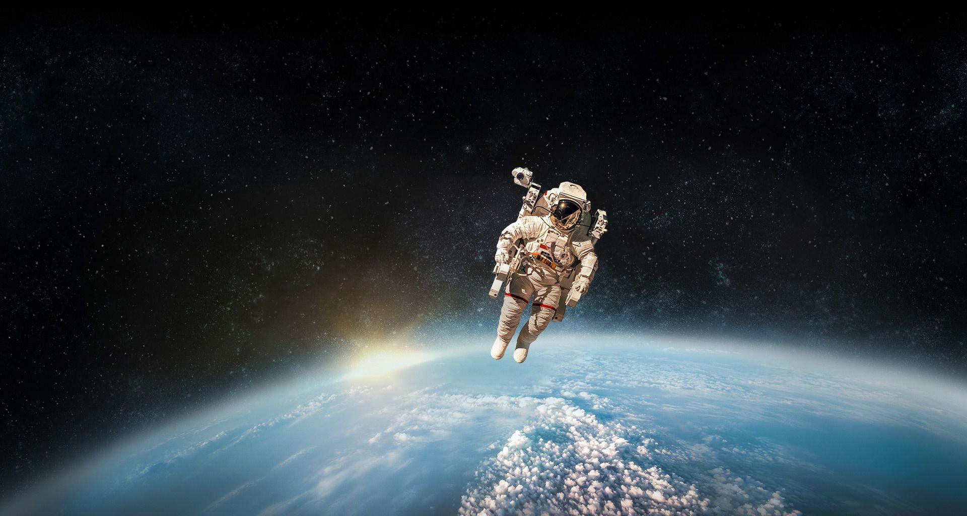 Astronaut Floating in Space Wallpapers - Top Free Astronaut Floating in ...