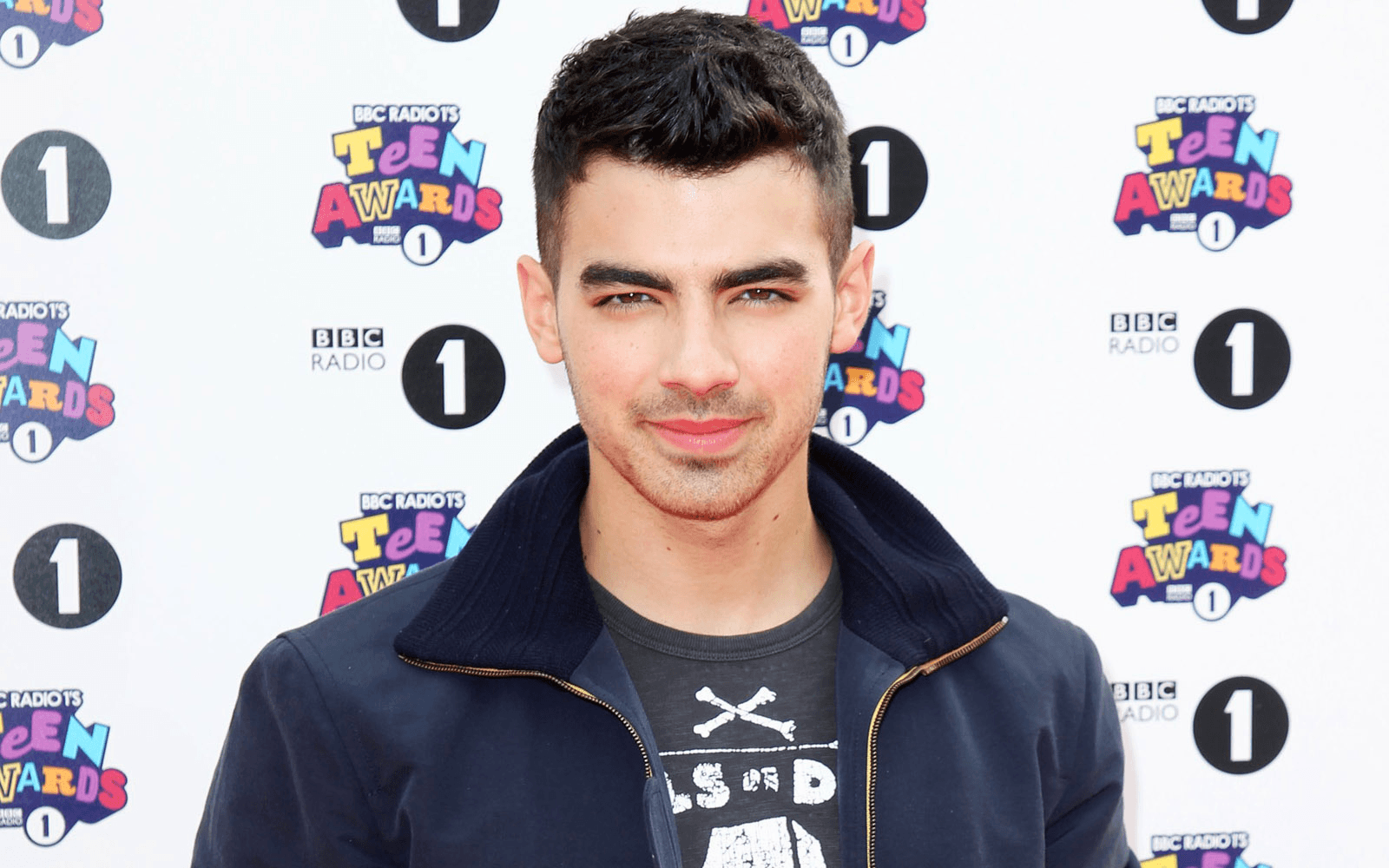 Joe Jonas Wallpapers - Top Free Joe Jonas Backgrounds - WallpaperAccess