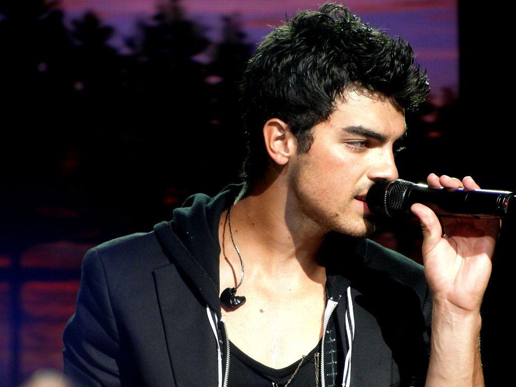 Joe Jonas Wallpapers - Top Free Joe Jonas Backgrounds - WallpaperAccess