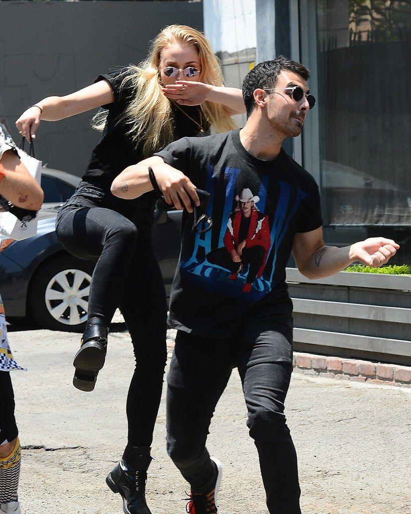 Joe Jonas Wallpapers - Top Free Joe Jonas Backgrounds - WallpaperAccess