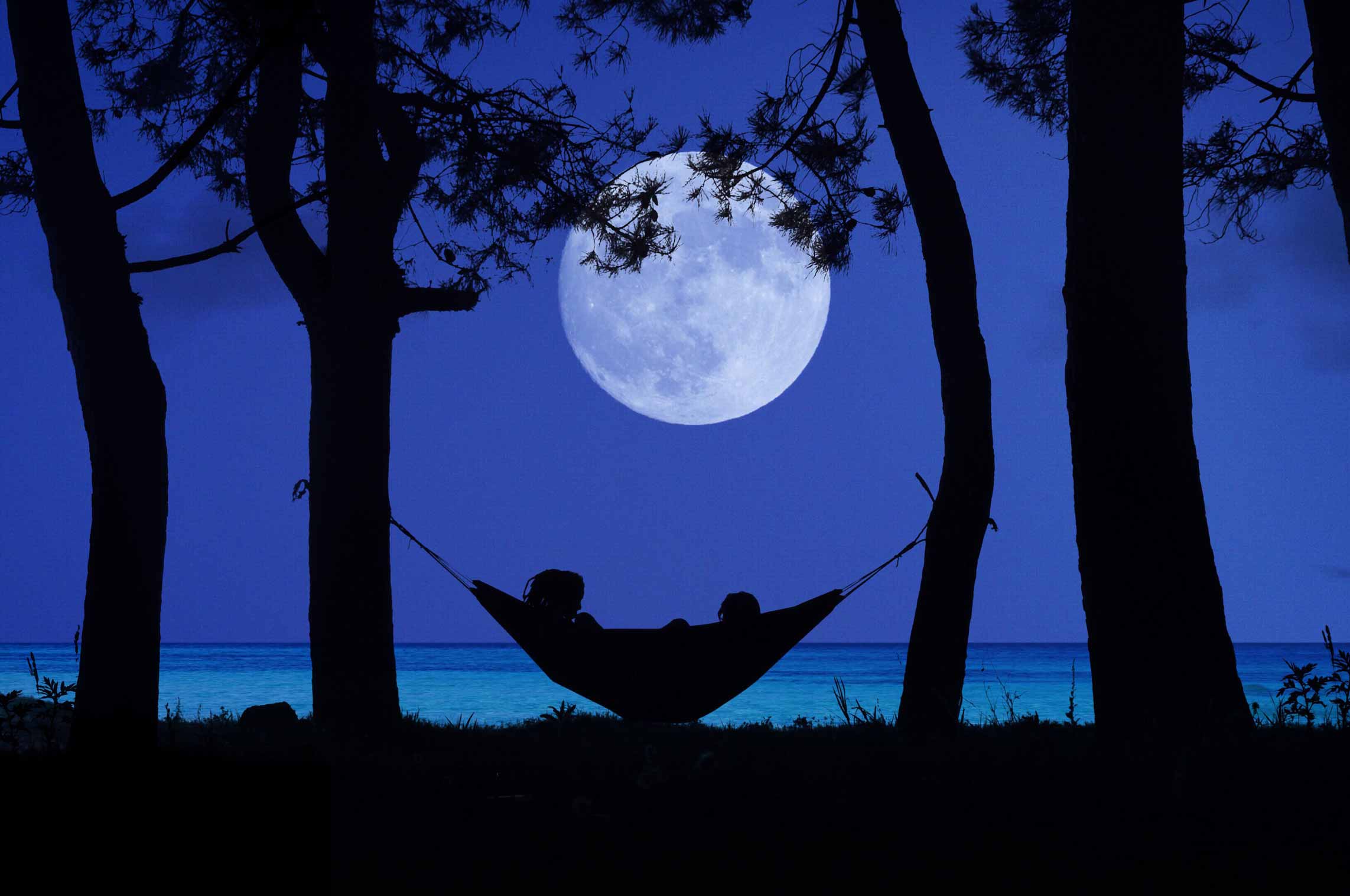 Beautiful Full Moon Wallpapers - Top Free Beautiful Full Moon ...