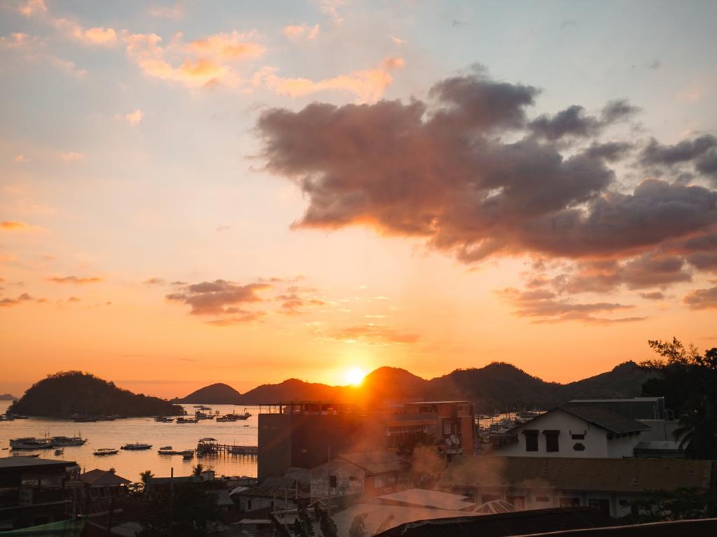 Labuan Bajo Wallpapers - Top Free Labuan Bajo Backgrounds - WallpaperAccess