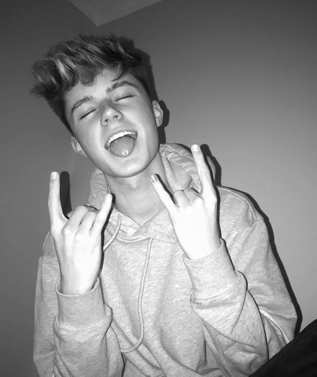 Pretty Boys Wallpapers - Top Free Pretty Boys Backgrounds - WallpaperAccess