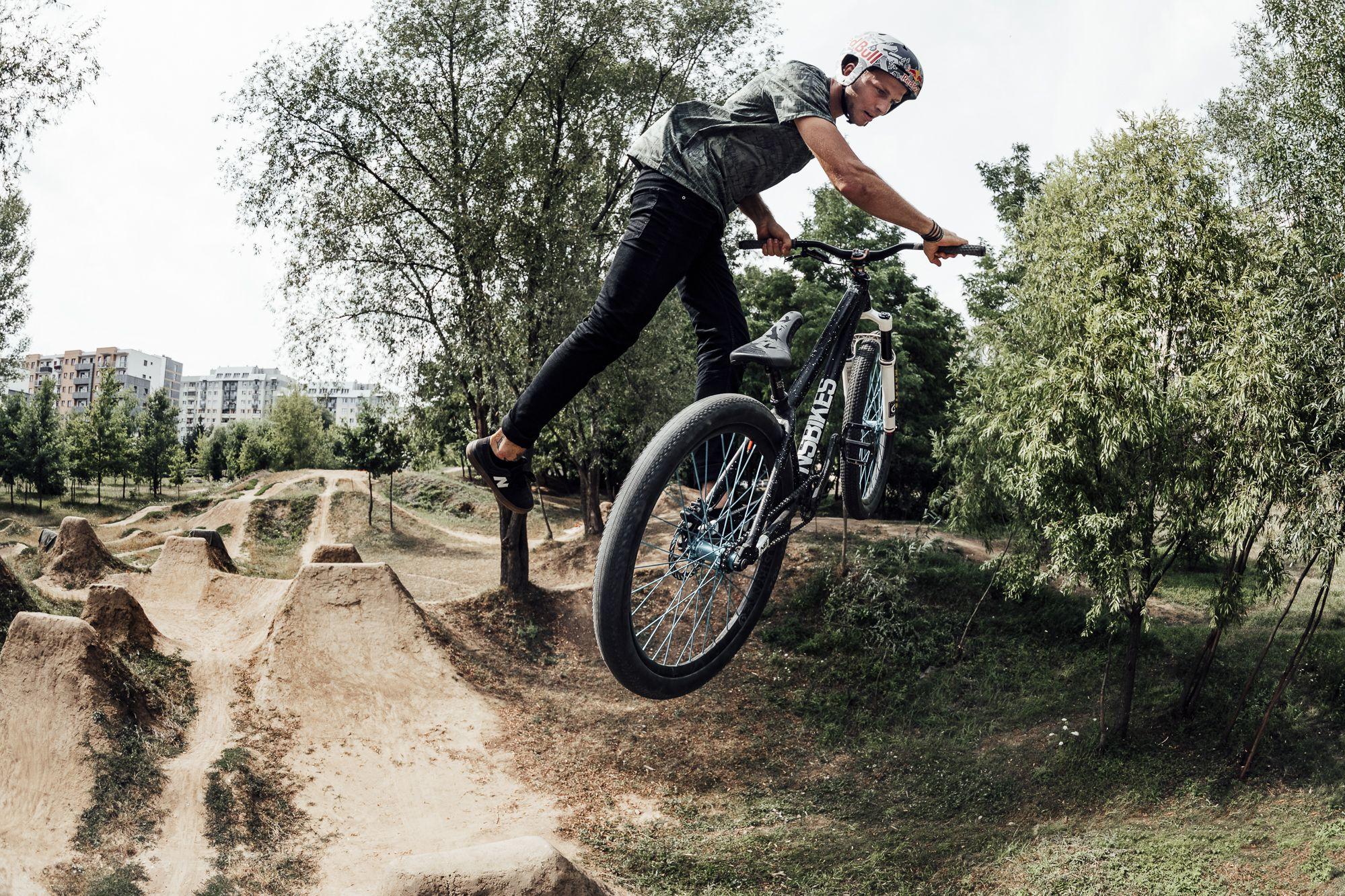 Dirt Jump Wallpapers - Top Free Dirt Jump Backgrounds - WallpaperAccess