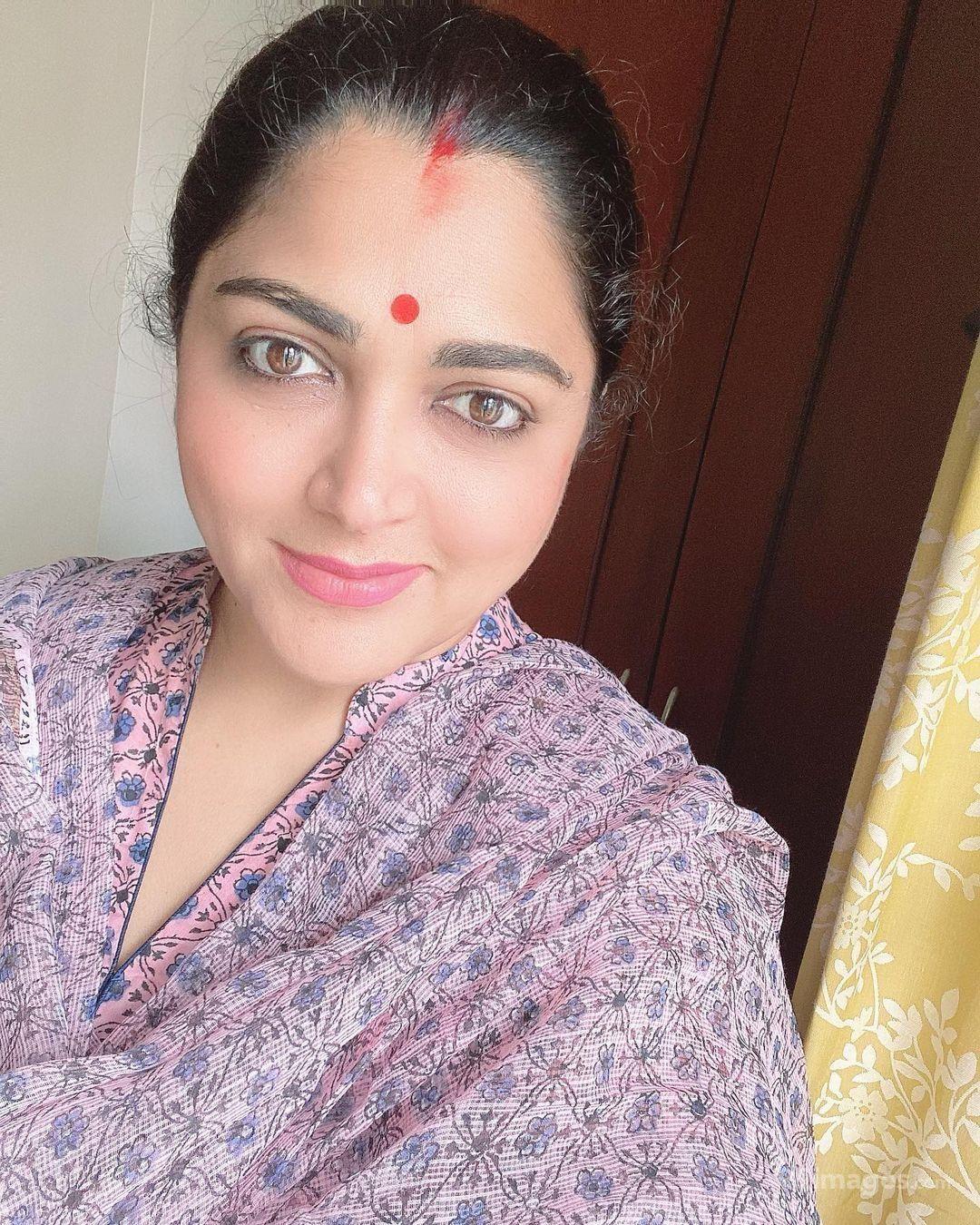 Kushboo Wallpapers - Top Free Kushboo Backgrounds - WallpaperAccess