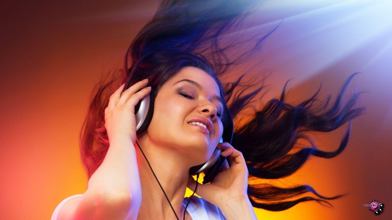 Listening Music Wallpapers - Top Free Listening Music Backgrounds ...