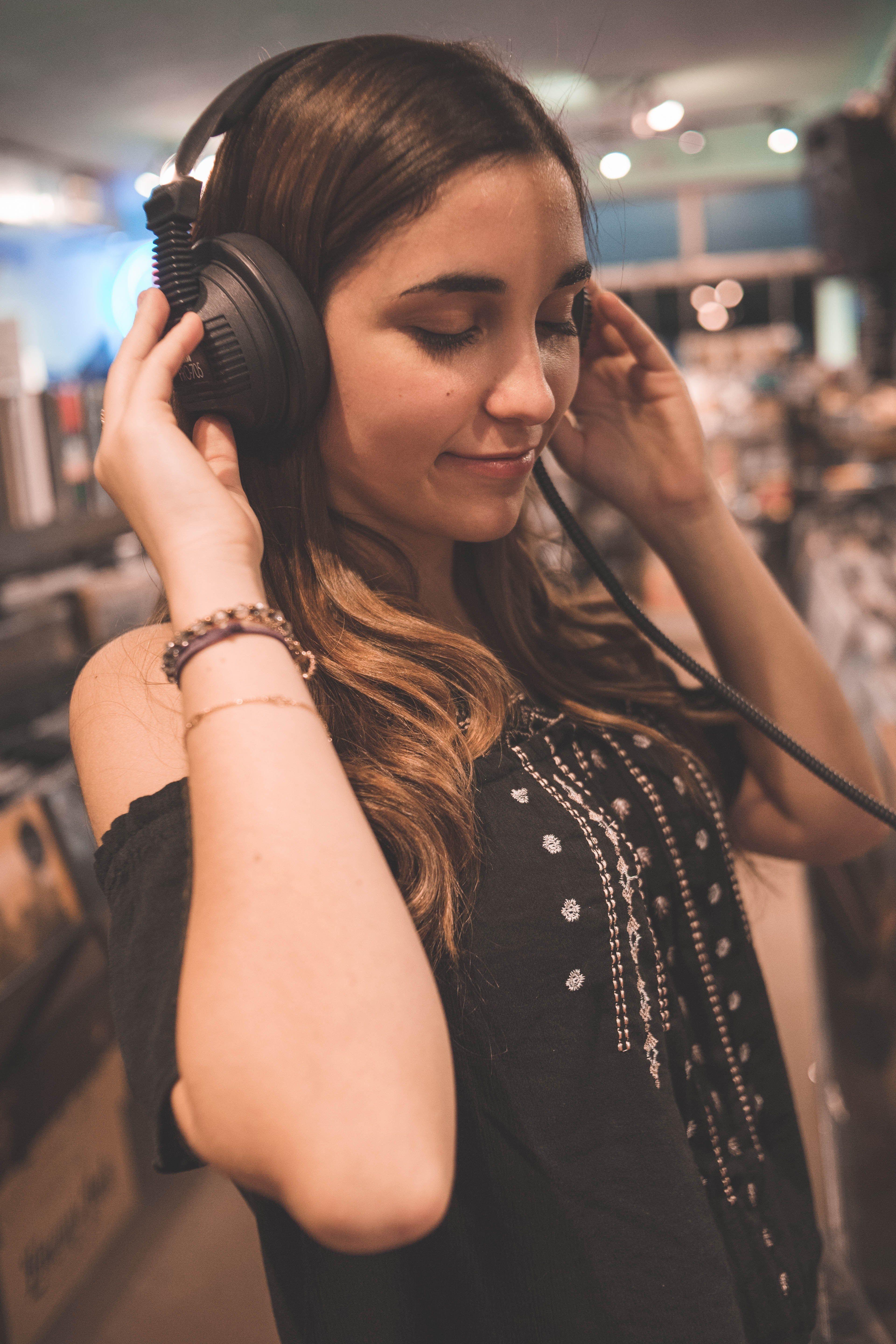 Listening Music Wallpapers - Top Free Listening Music Backgrounds ...