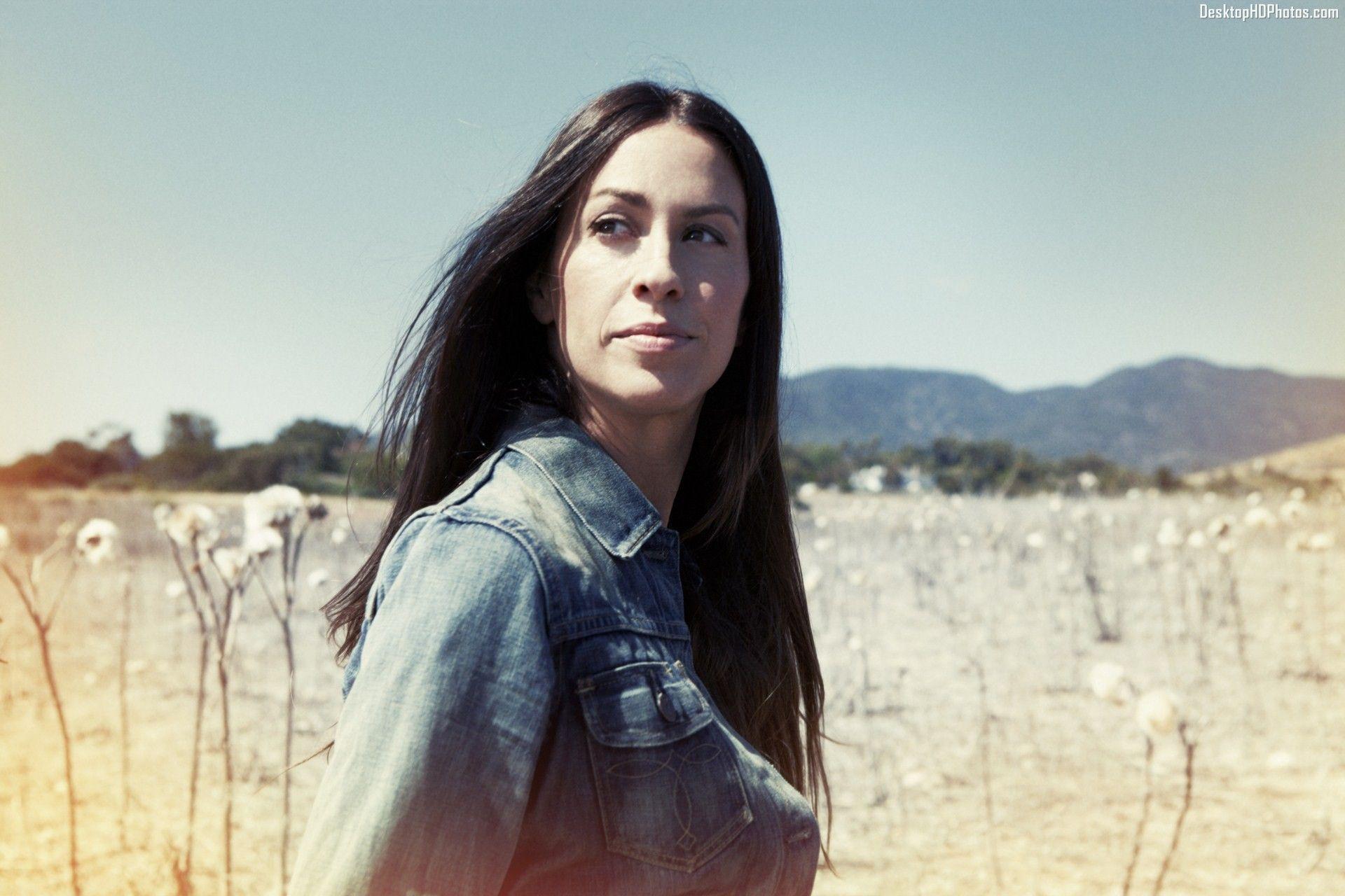 Alanis Morissette Wallpapers - Top Free Alanis Morissette Backgrounds ...