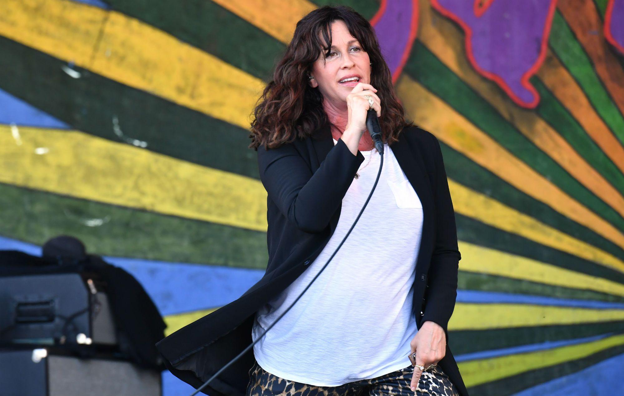 Alanis Morissette Wallpapers - Top Free Alanis Morissette Backgrounds ...