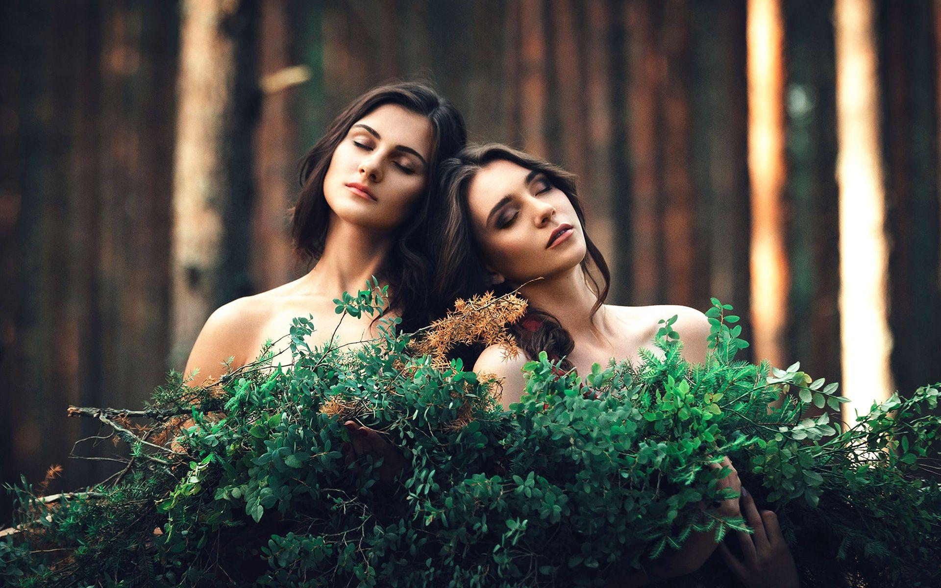 Two Girls Wallpapers - Top Free Two Girls Backgrounds - WallpaperAccess