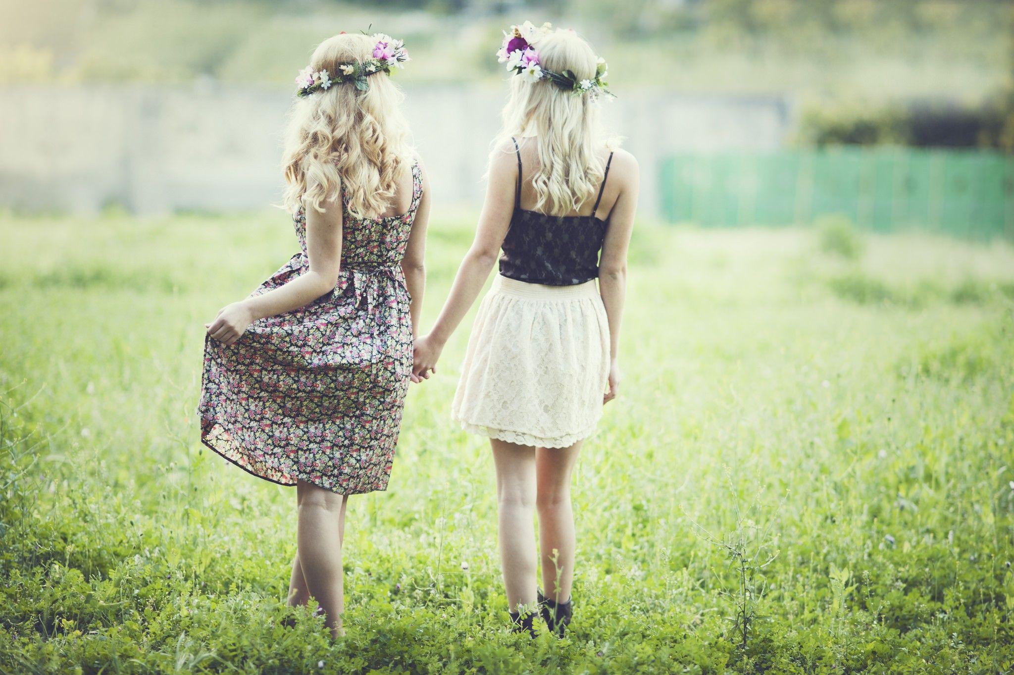 Two Girls Wallpapers - Top Free Two Girls Backgrounds - WallpaperAccess