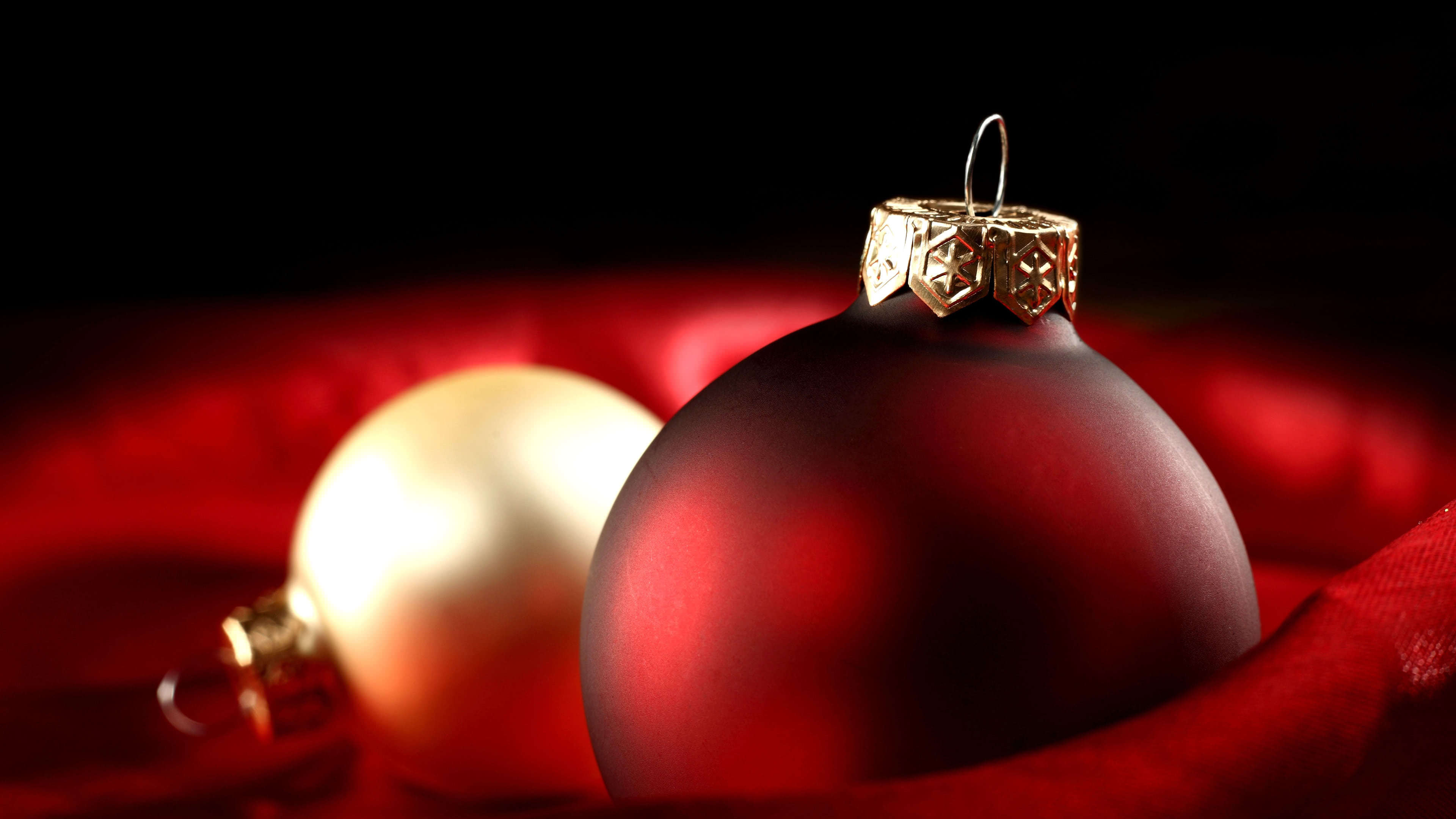 Christmas Tree Red Wallpapers - Top Free Christmas Tree Red Backgrounds ...