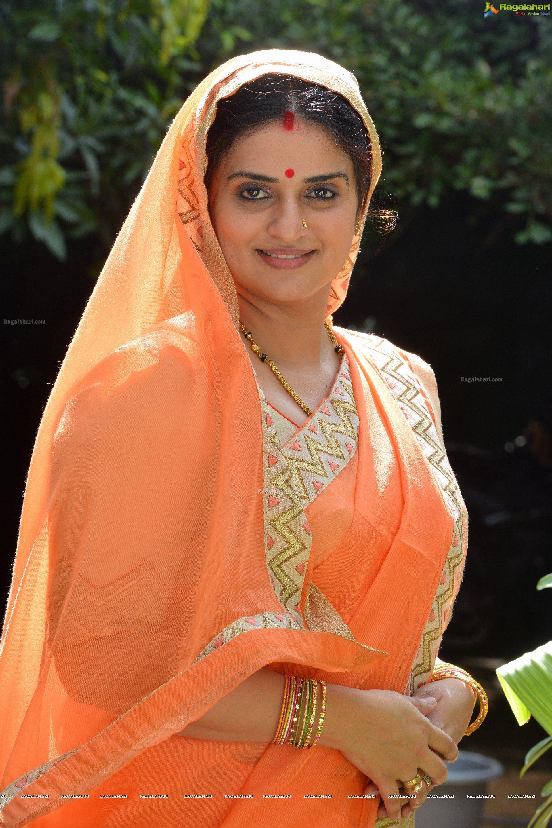 Telugu Heroines Wallpapers - Top Free Telugu Heroines Backgrounds ...