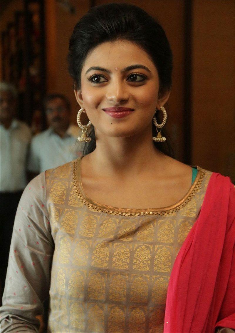 Kayal Anandhi Wallpapers - Top Free Kayal Anandhi Backgrounds ...
