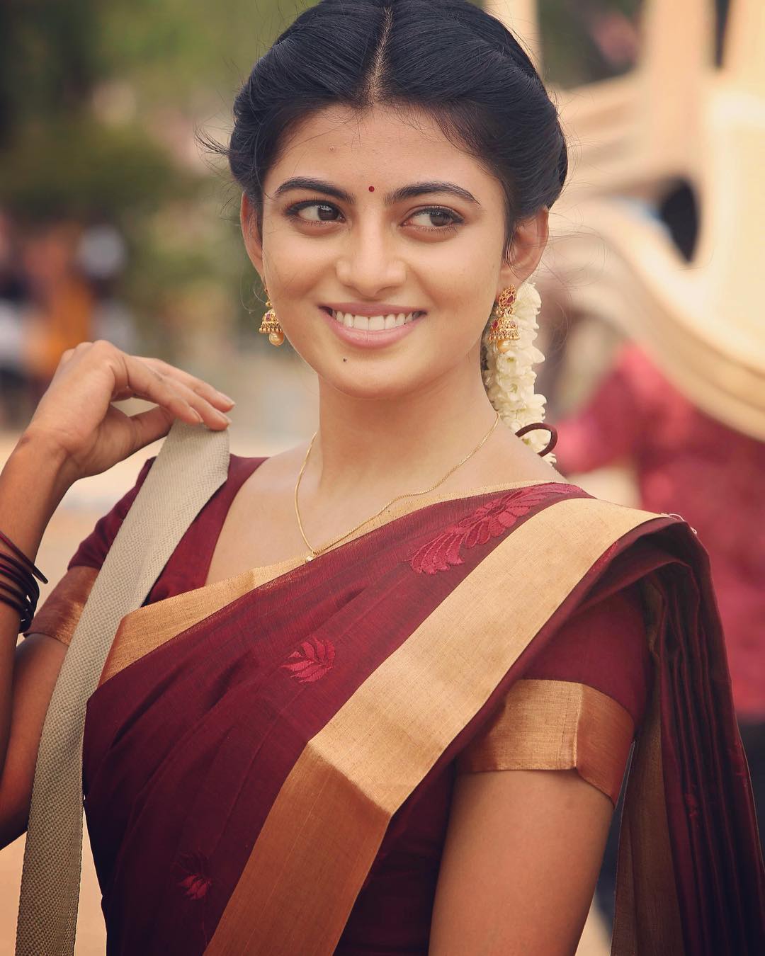 Kayal Anandhi Wallpapers - Top Free Kayal Anandhi Backgrounds - WallpaperAccess
