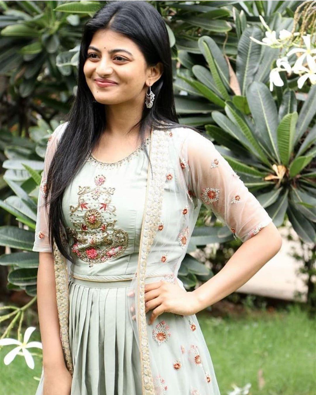 Kayal Anandhi Wallpapers - Top Free Kayal Anandhi Backgrounds - WallpaperAccess
