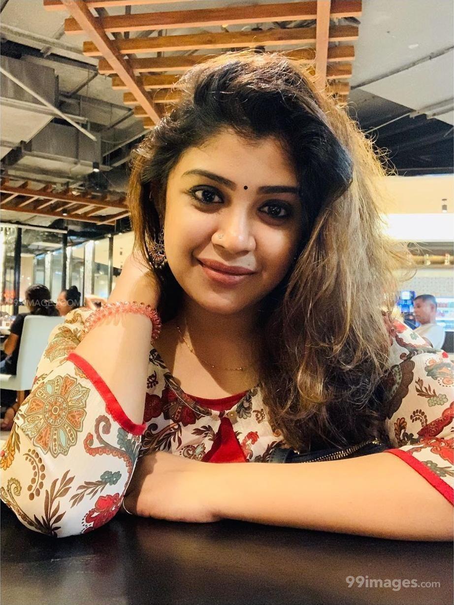 Gayathri Wallpapers - Top Free Gayathri Backgrounds - WallpaperAccess