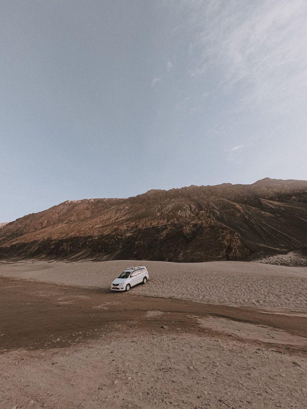 Car in Desert Wallpapers - Top Free Car in Desert Backgrounds ...