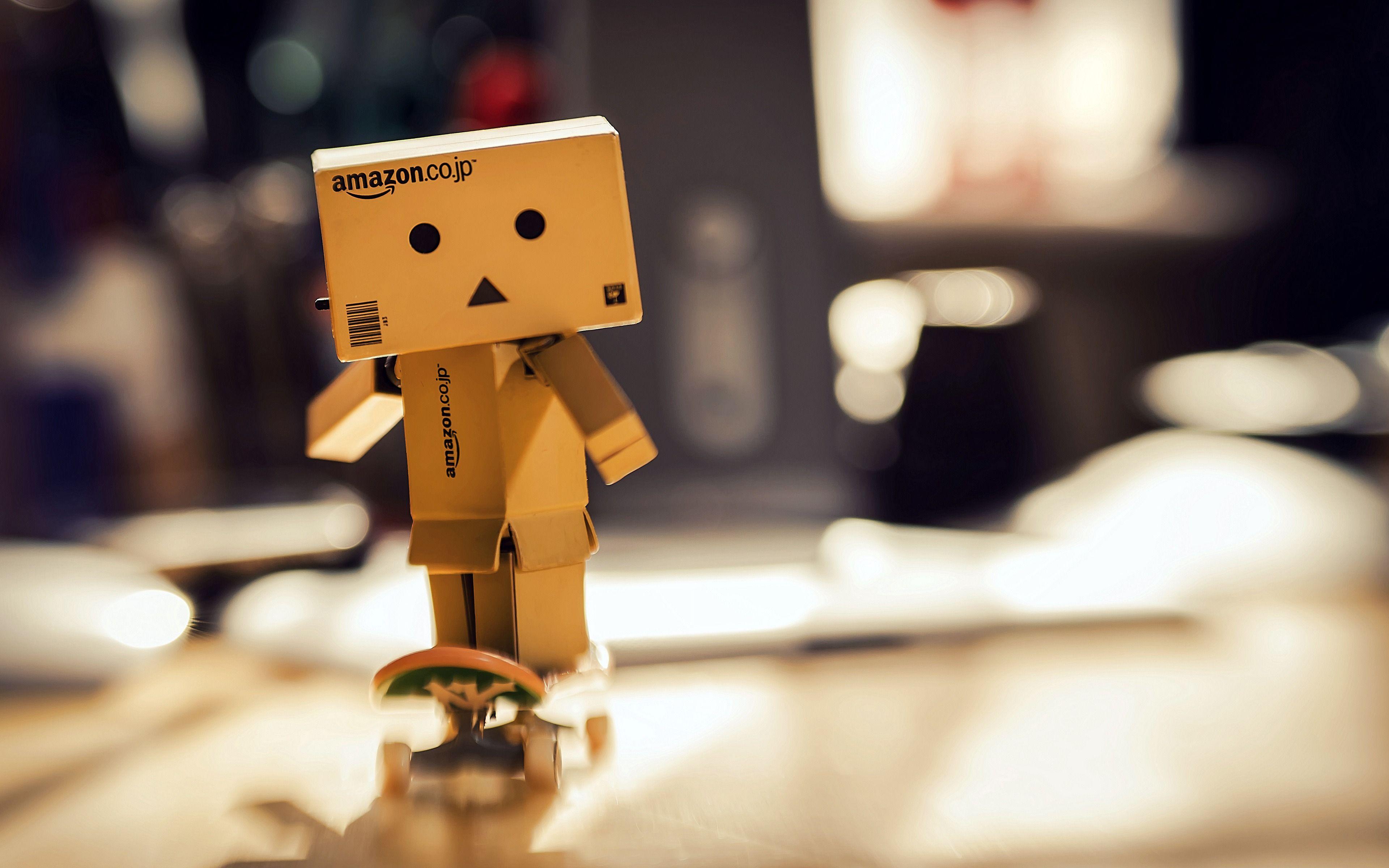 Small Robot Wallpapers - Top Free Small Robot Backgrounds - WallpaperAccess